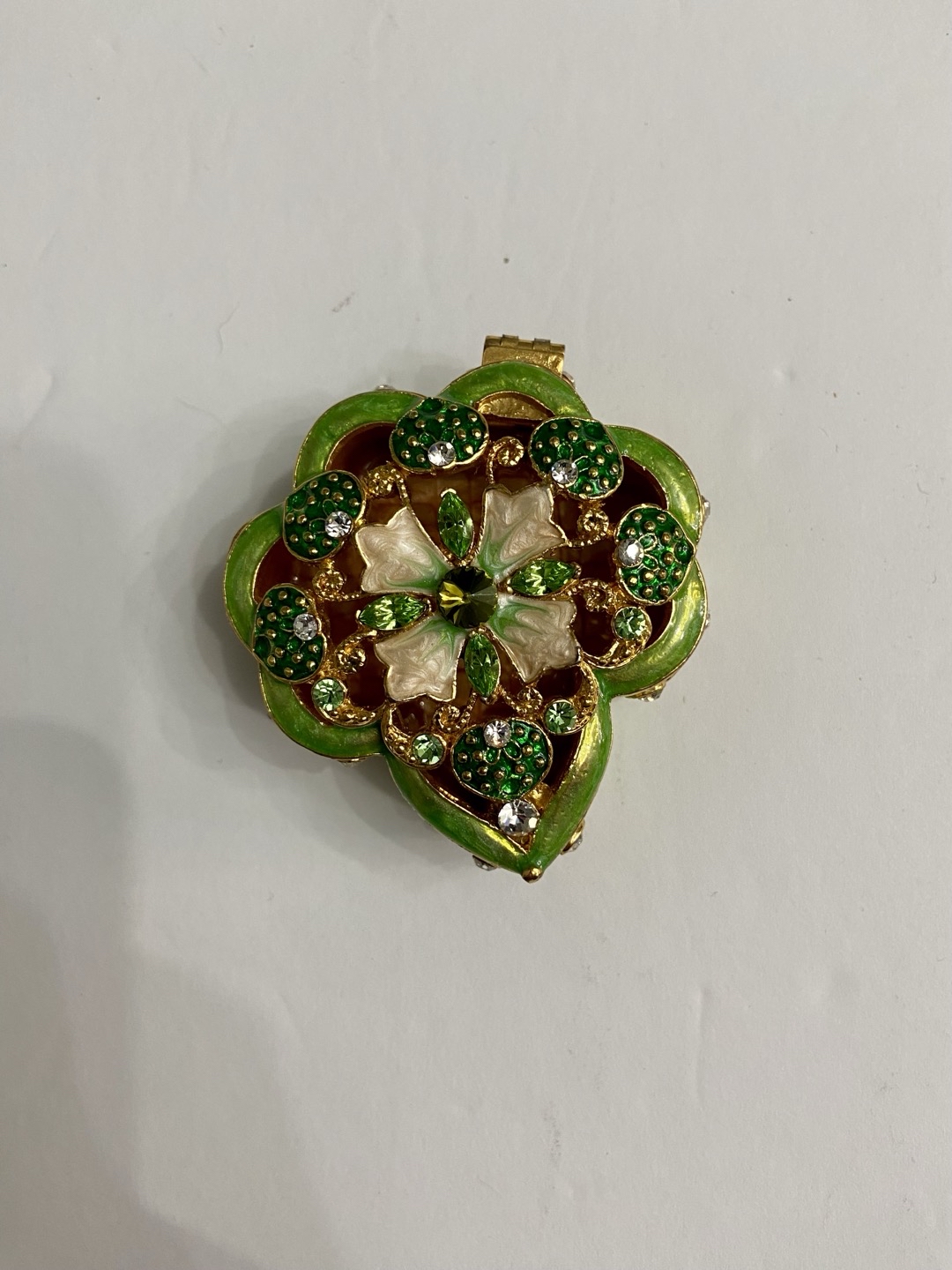Gorgeous Green Leaf Looking Trinket Box With Shiny Green Stones