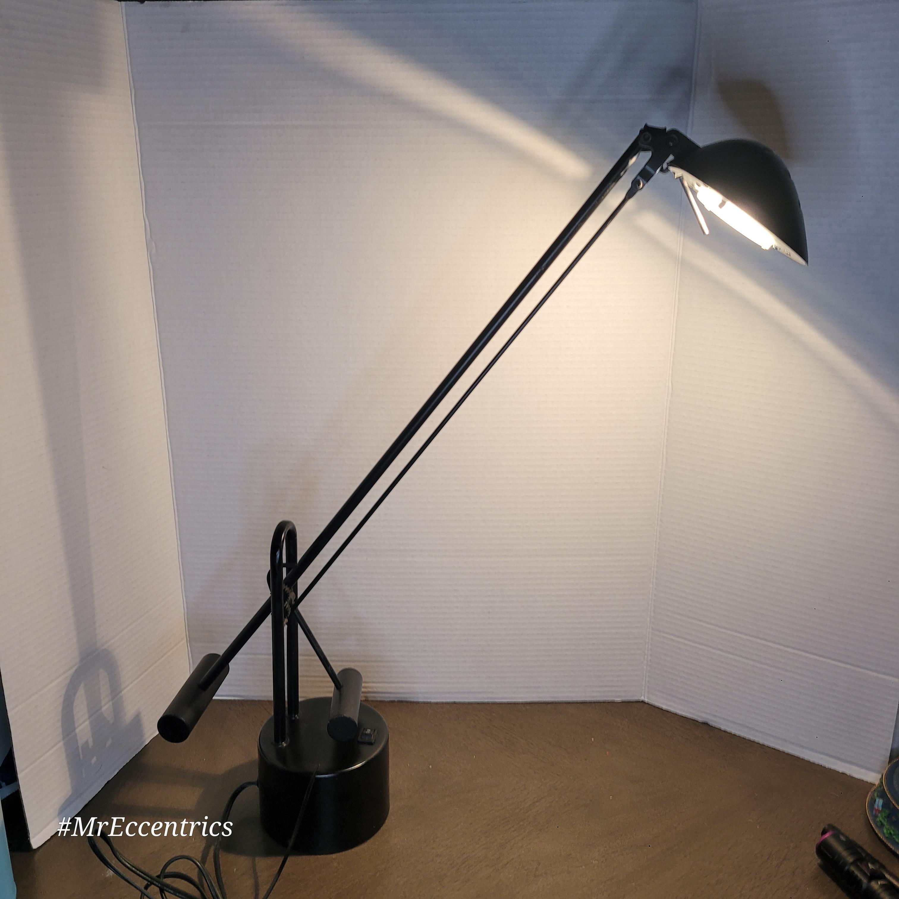 Vintage Postmodern Italy Adjustable counterweight Crane Desk lamp Italy ...