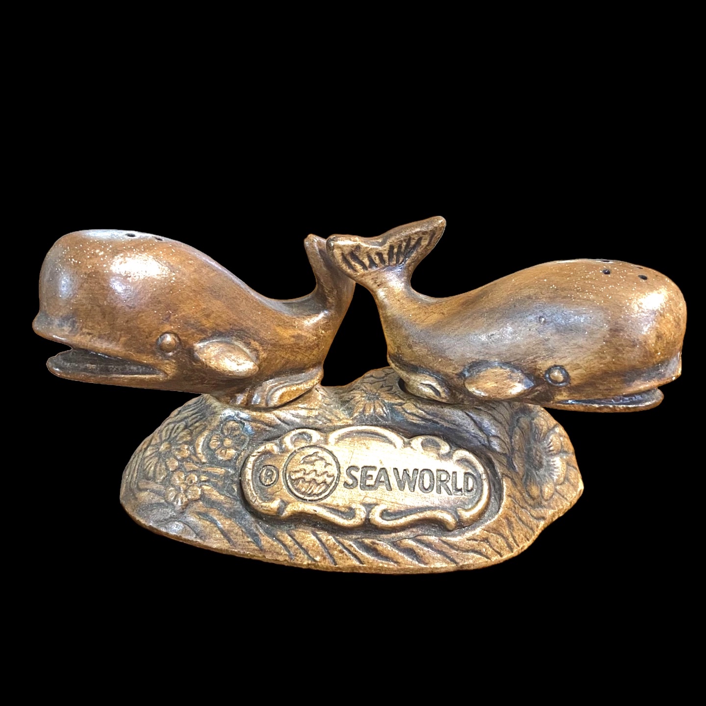Treasure Craft Whale S&P Shaker Set W/ Base- Souvenir Of Sea World