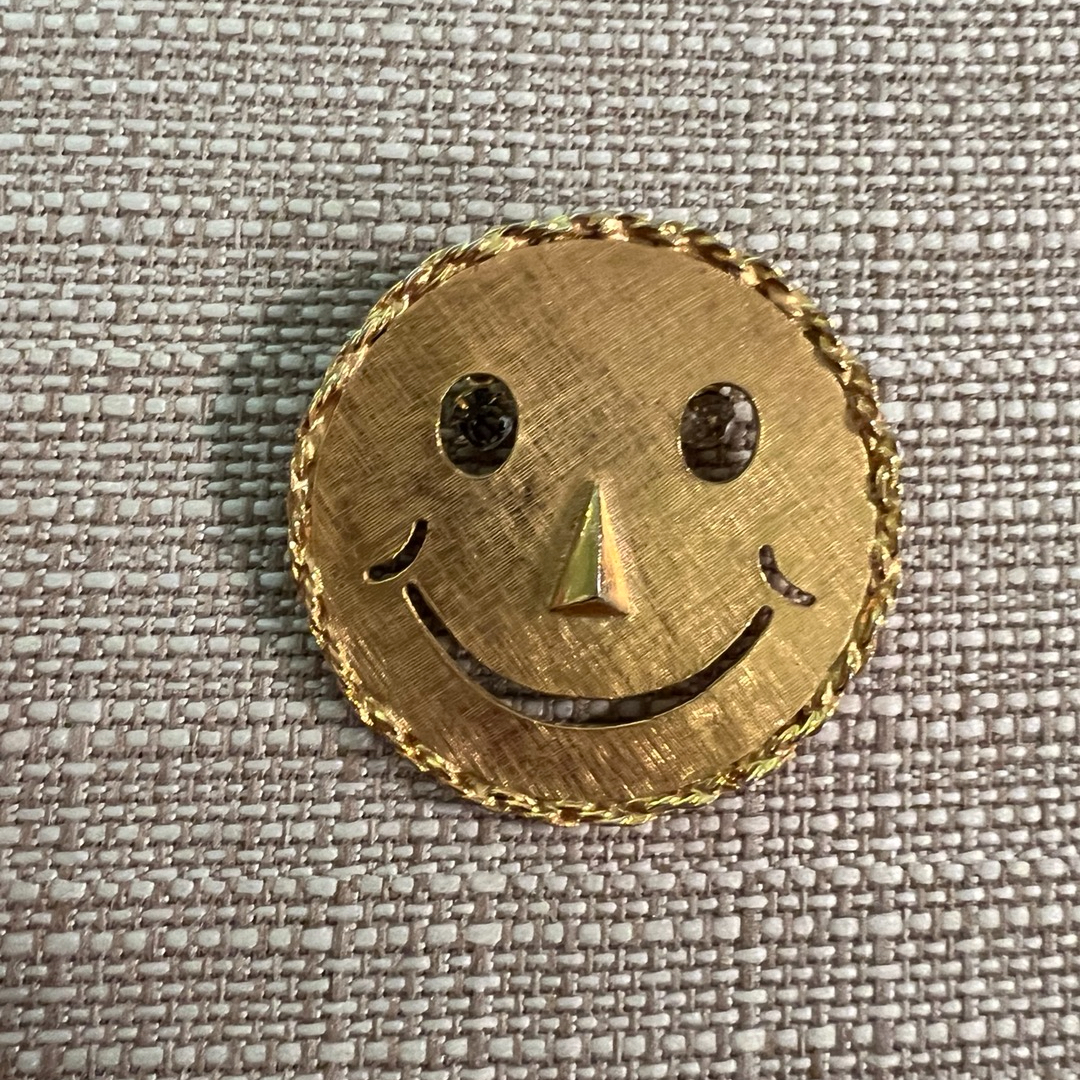 Happy Face, Gold Tone Brooch / Pendant With Articulating Clear ...