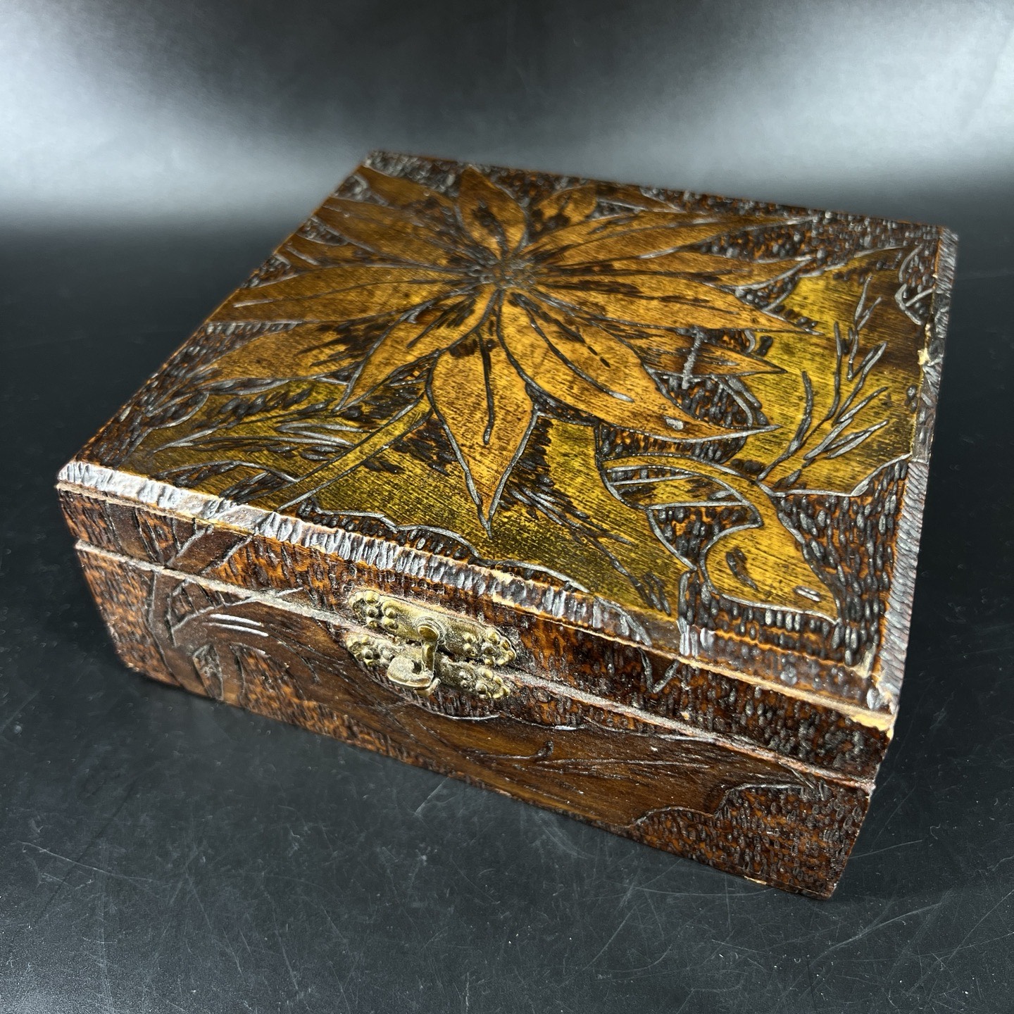 Victorian Antique Flemish Art Company Pyrography Box