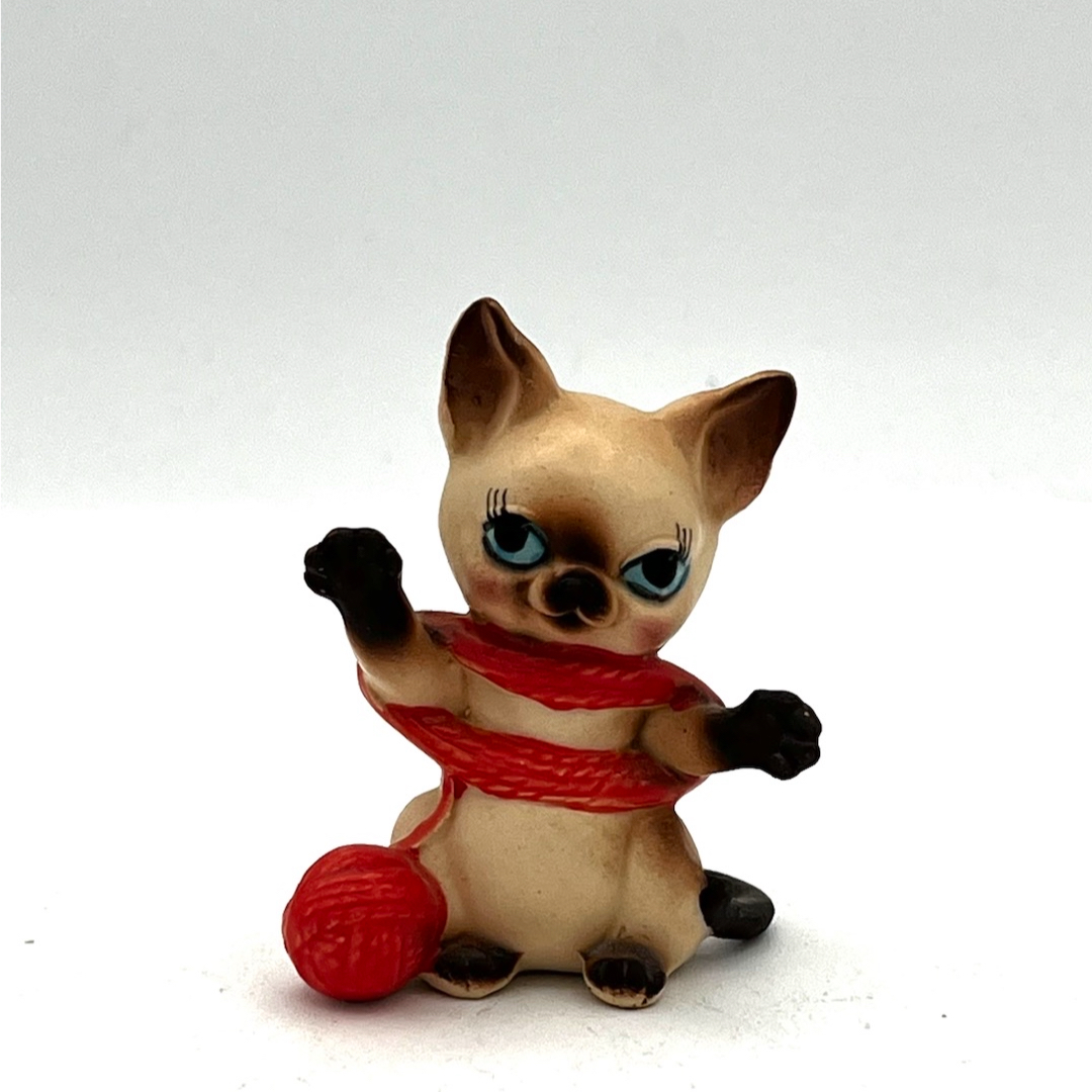 Joseph Original Kitty With Yarn