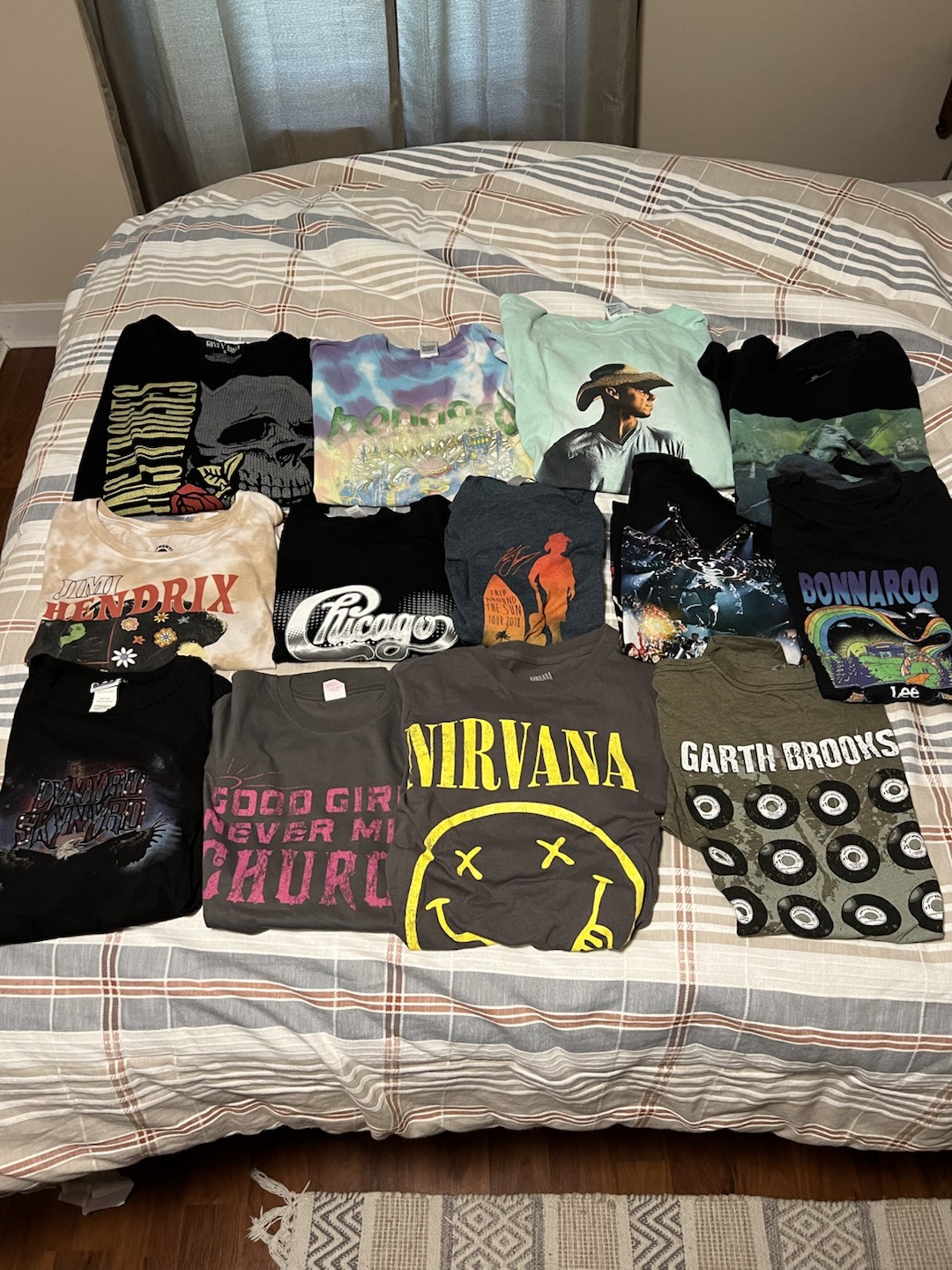 13 Music Shirts Kenny Chesney, Garth Brooks, Justin Bieber