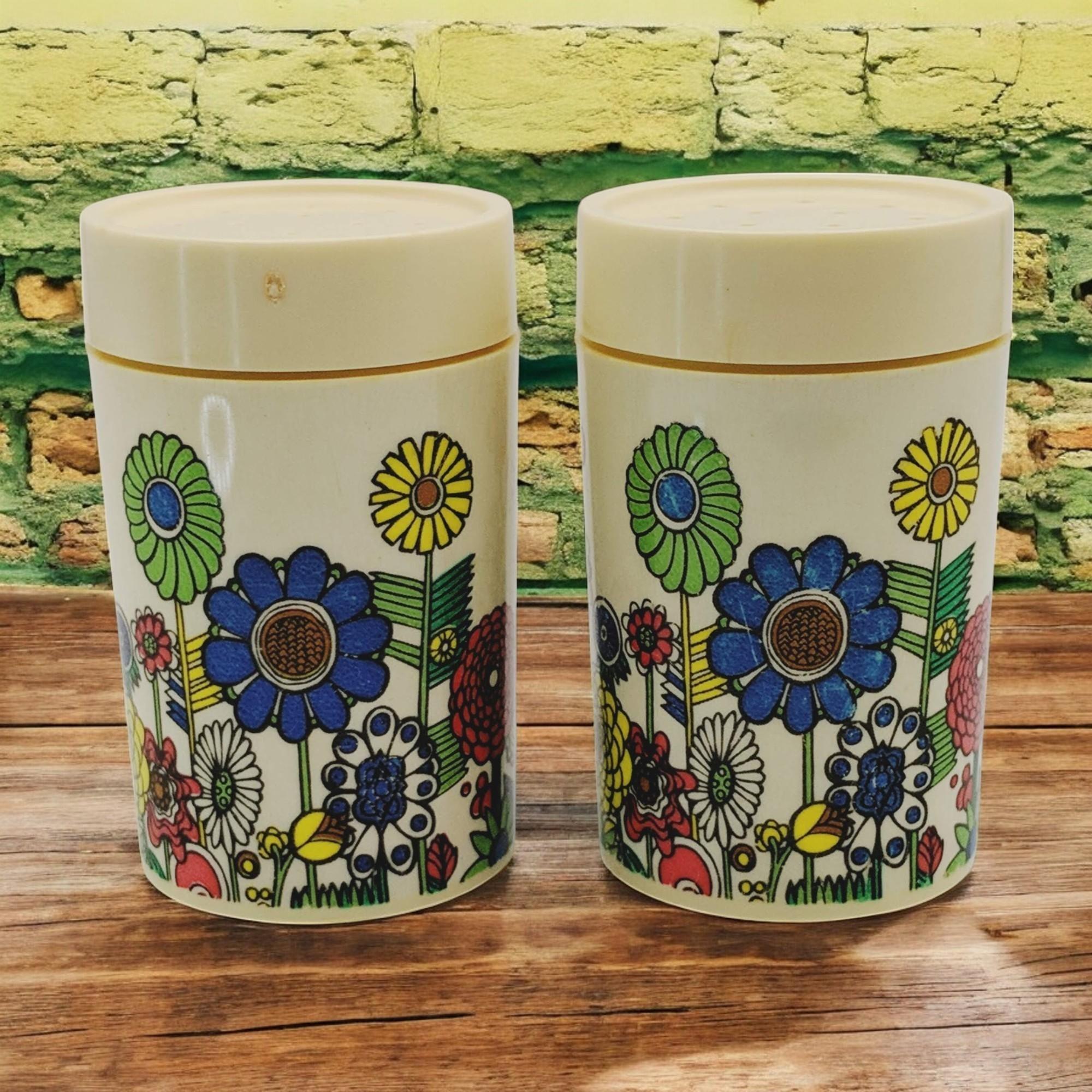 Vintage MOD Bright Colorful Flower Power 1970s Plastic Salt & Pepper ...