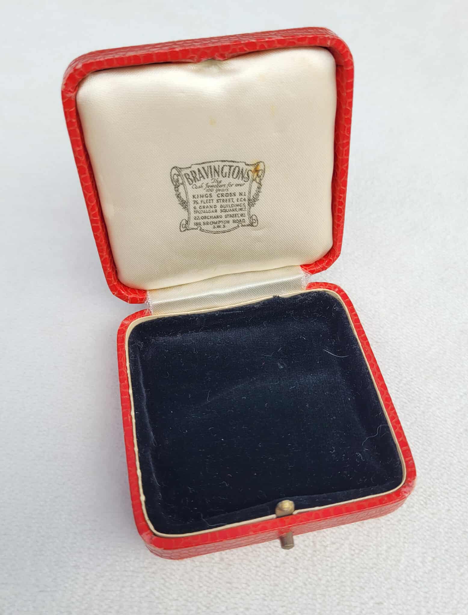 Vintage Bravingtons UK Velvet Jewelry Presentation Display Box Push ...
