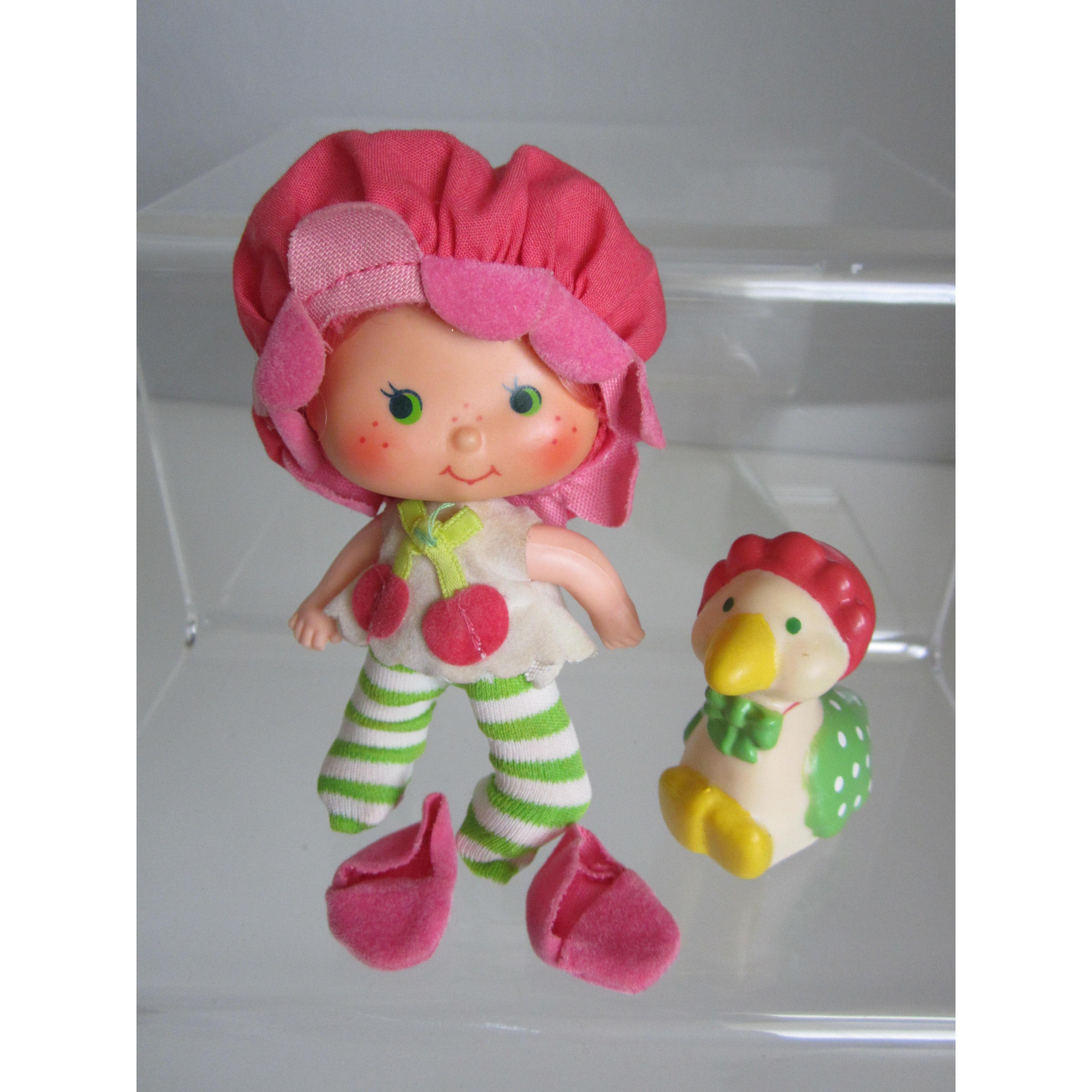 1979 Strawberry Shortcake Cherry Cuddler and Gooseberry