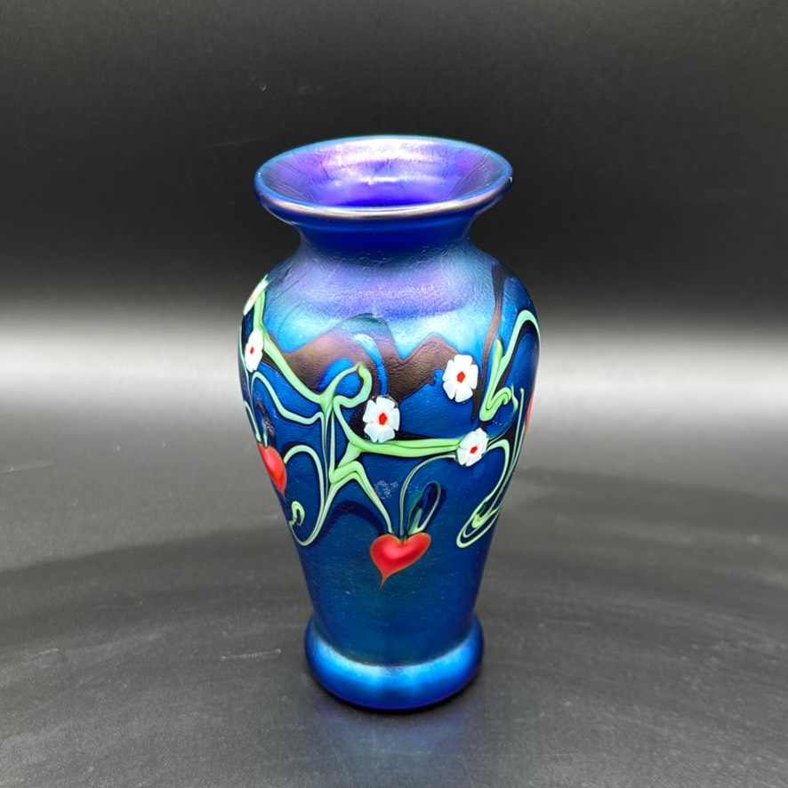 Orient & Flume Richard Barley Iridescent Blue, Red Hearts Daisy And ...