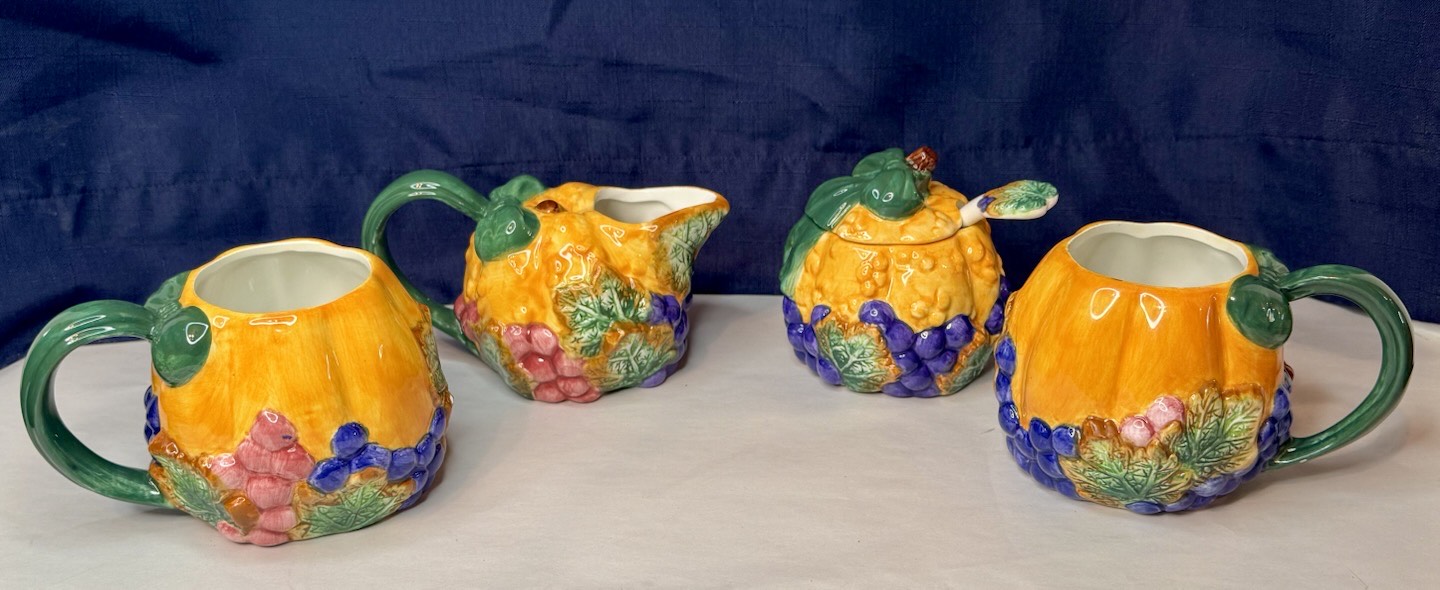 1997-98 Cracker Barrel Coffee/Tea Mugs And Sugar Creamer Set