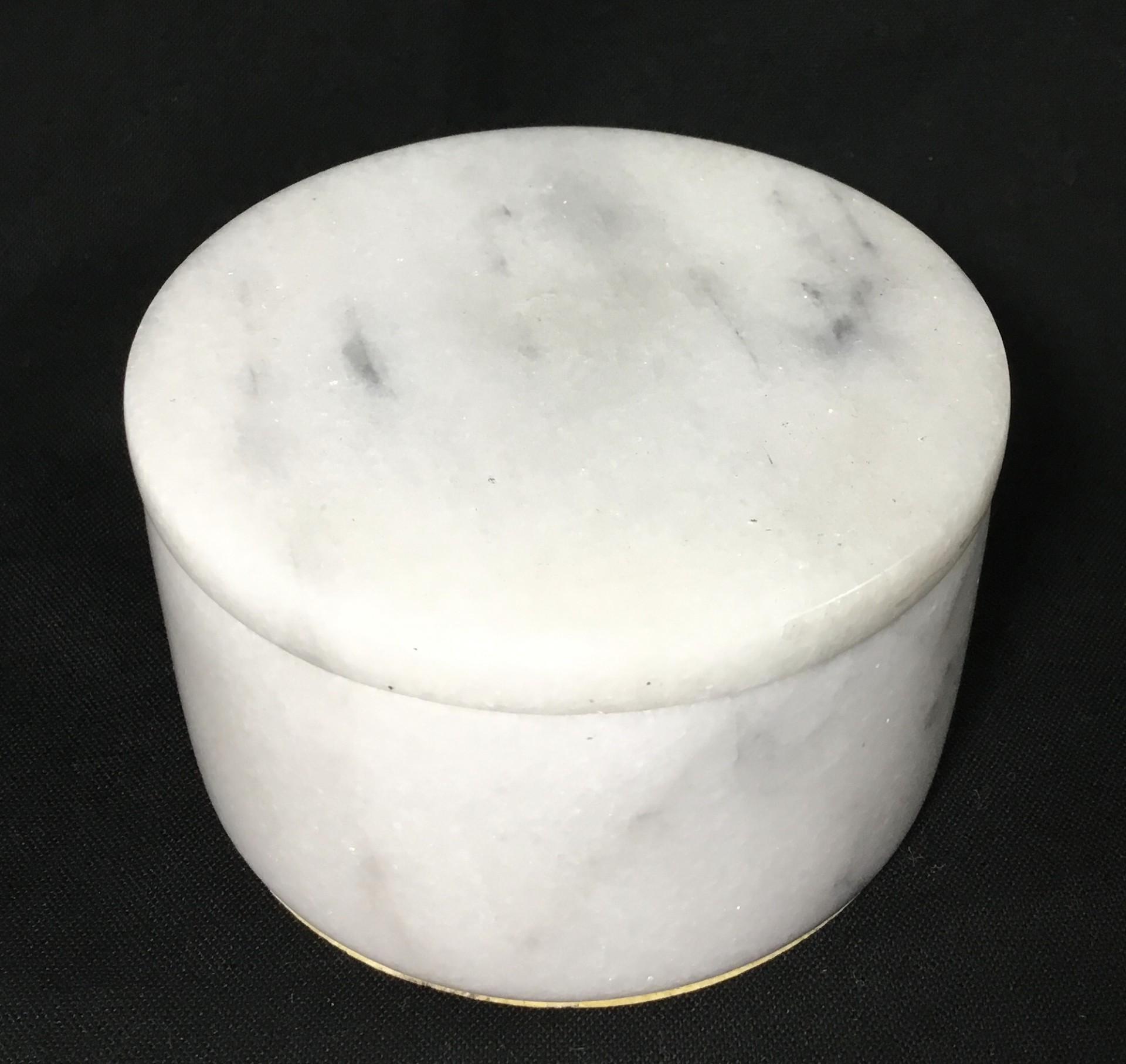 Round, white marble trinket box, 2.75" diameter, 1.5" tall