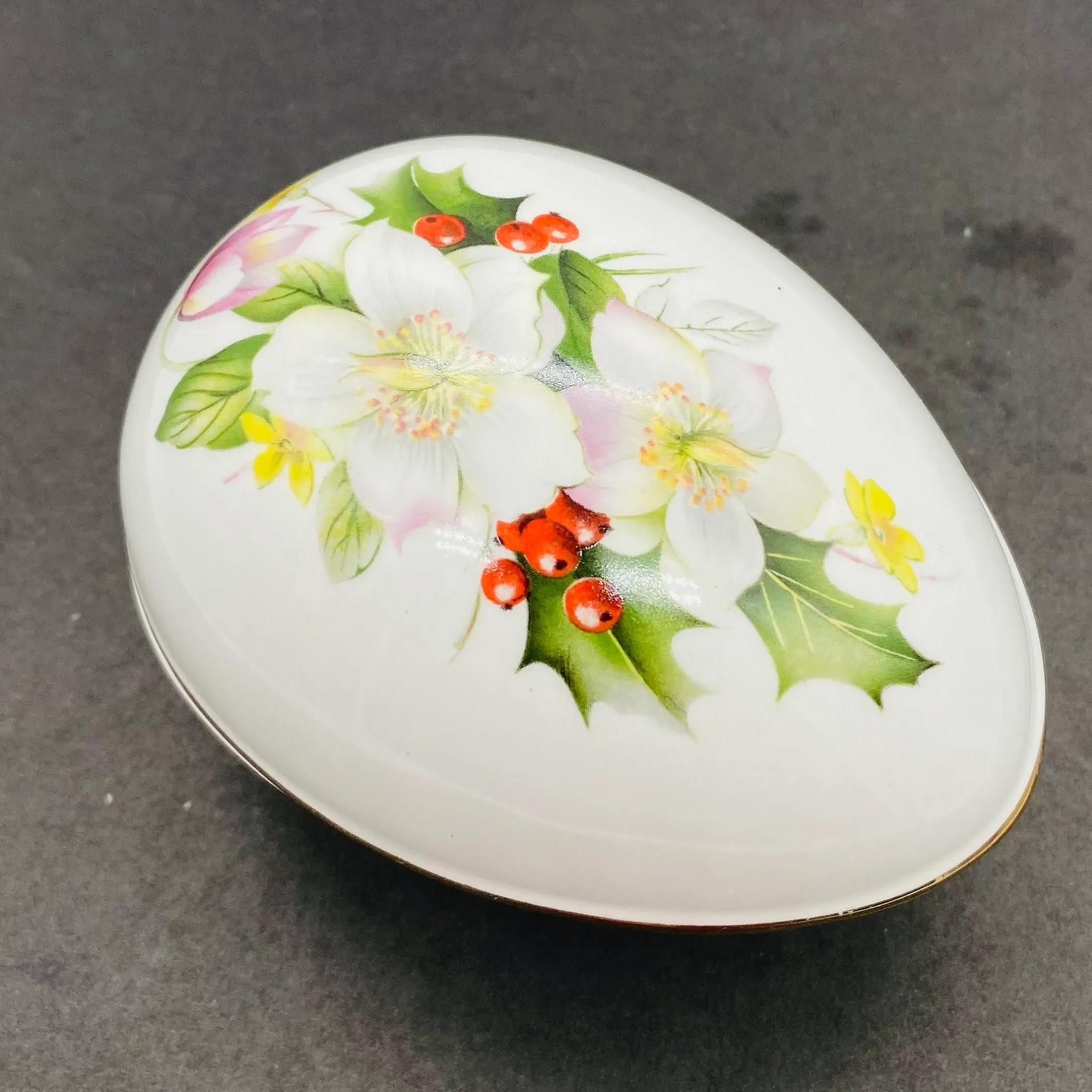 Sadler England Ceramic Egg Trinket Box Porcelain Egg Box with Christmas ...