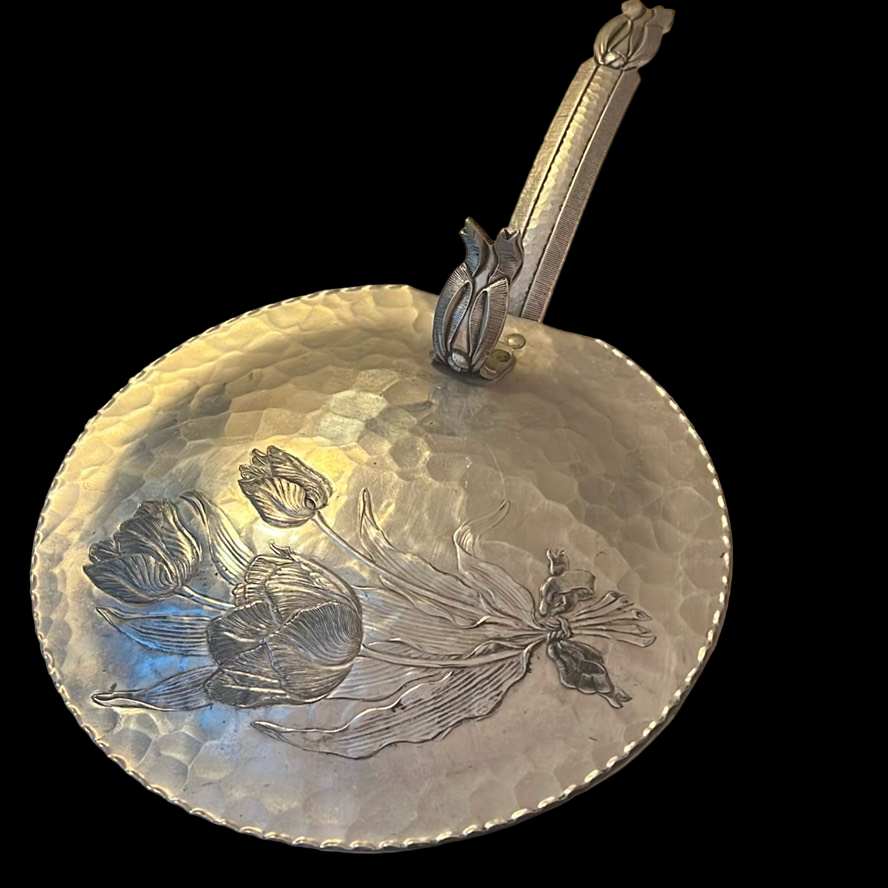 Rodney Kent Hammered Tulip Designed Aluminum Silent Butler #439 12" x 7 ...