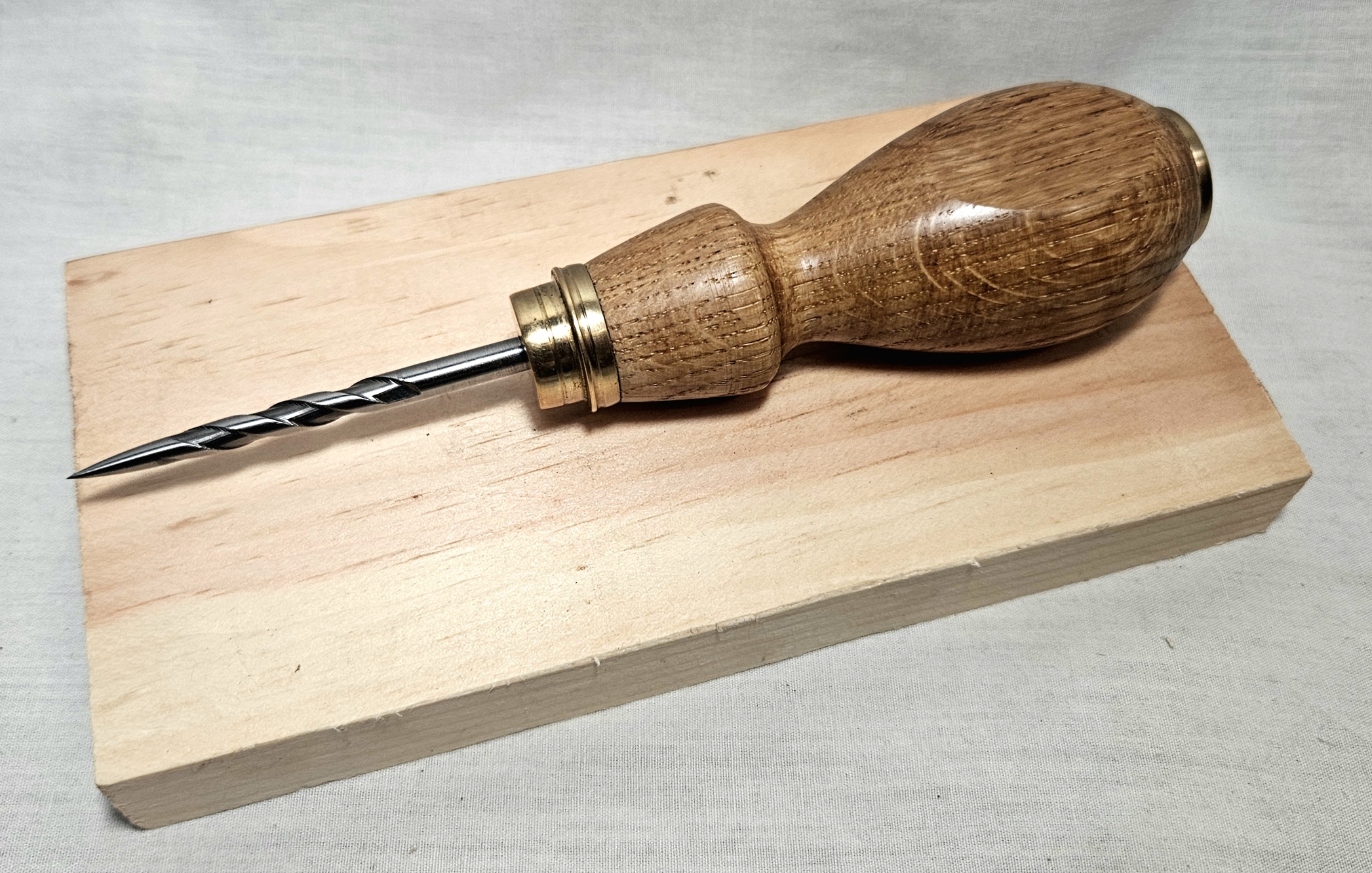 Spiral awl
