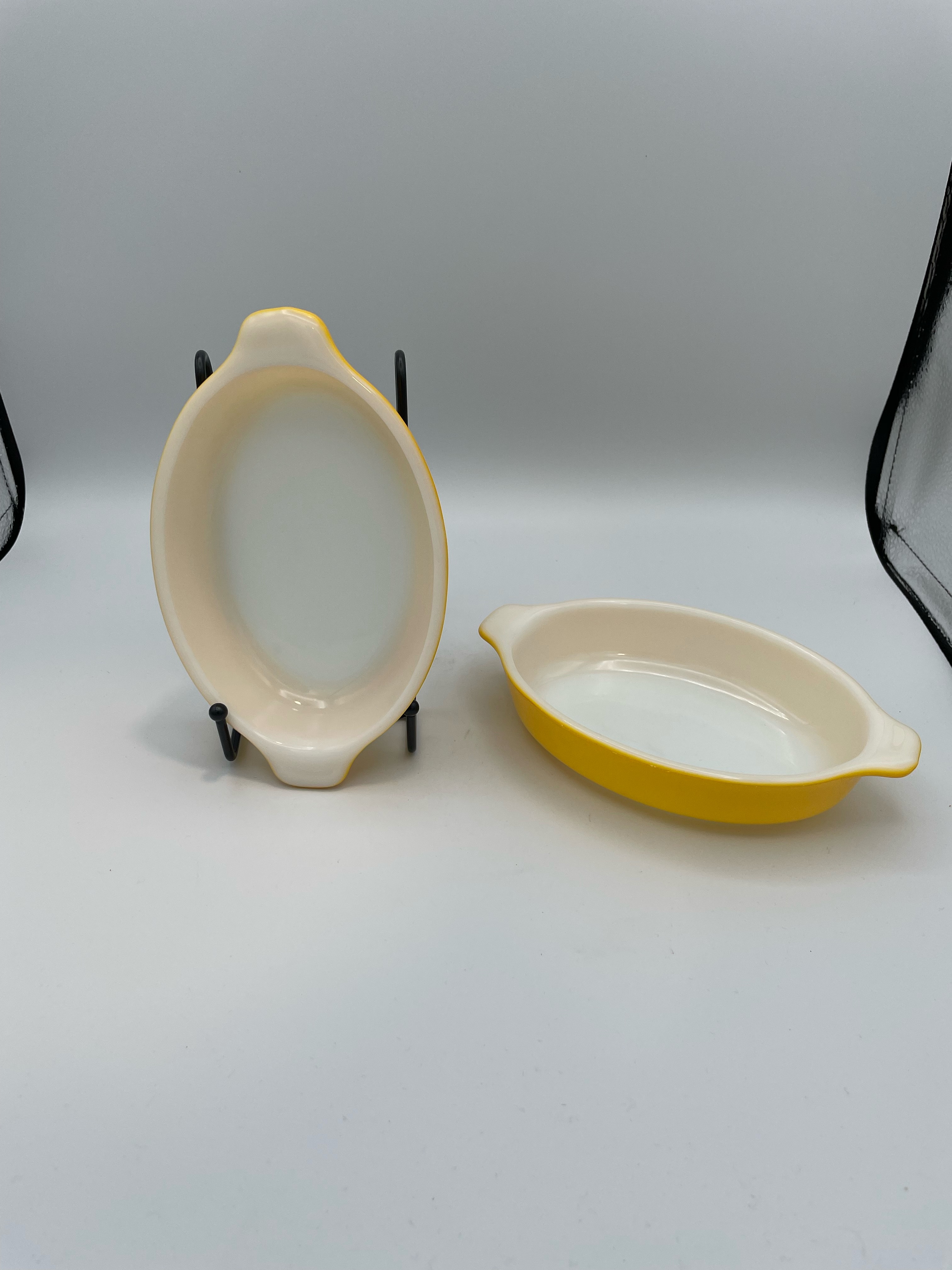Pyrex Mini Oval Casserole Dishes