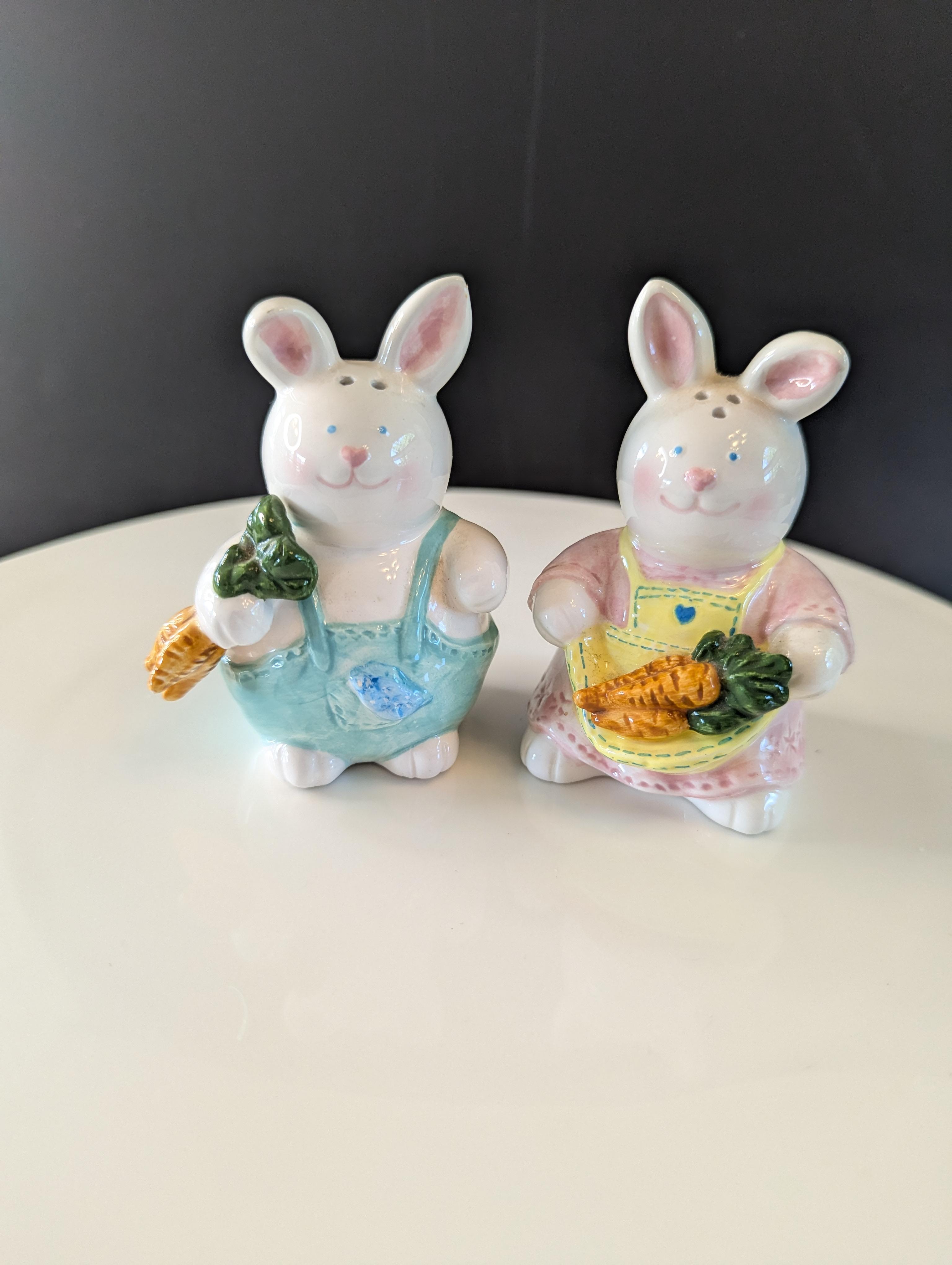 Vintage Bunny Salt and Pepper Shakers, Easter Kitchen Decor