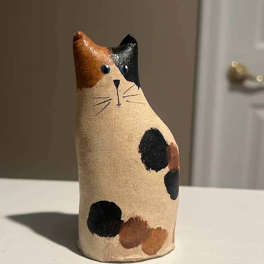 Handpainted paper, Mâché collectible kitty cat just as cute as can be