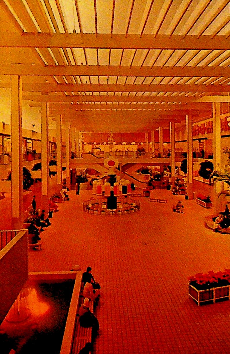 Clock of the Nations Midtown Plaza Rochester NY Postcard