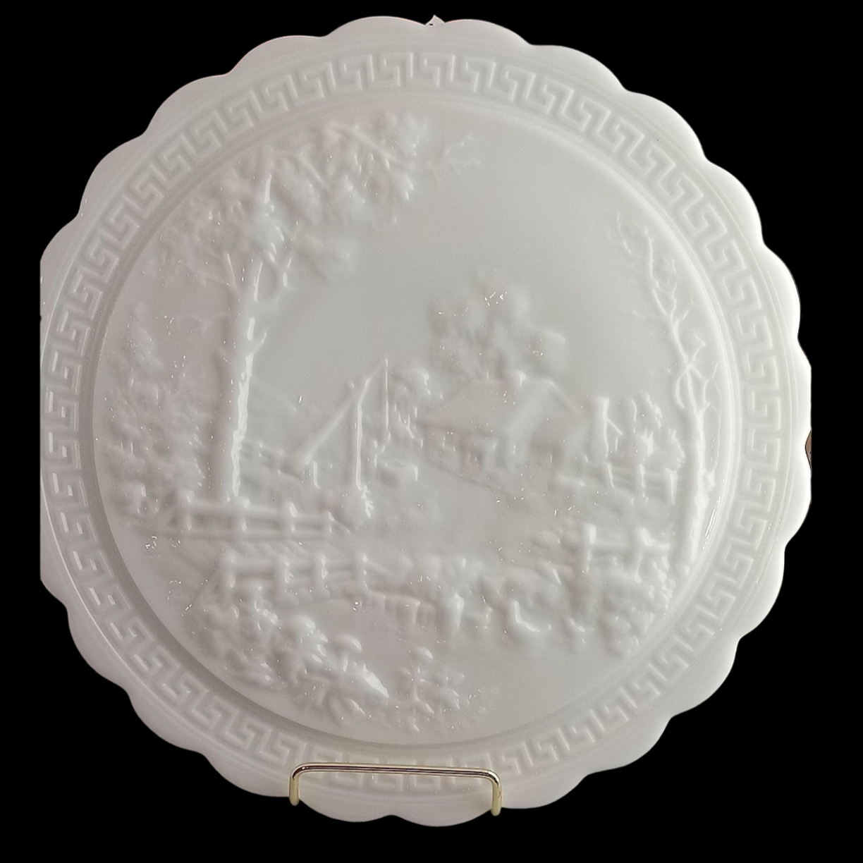 Imperial Glass Log Cabin Plate Bas relief scene