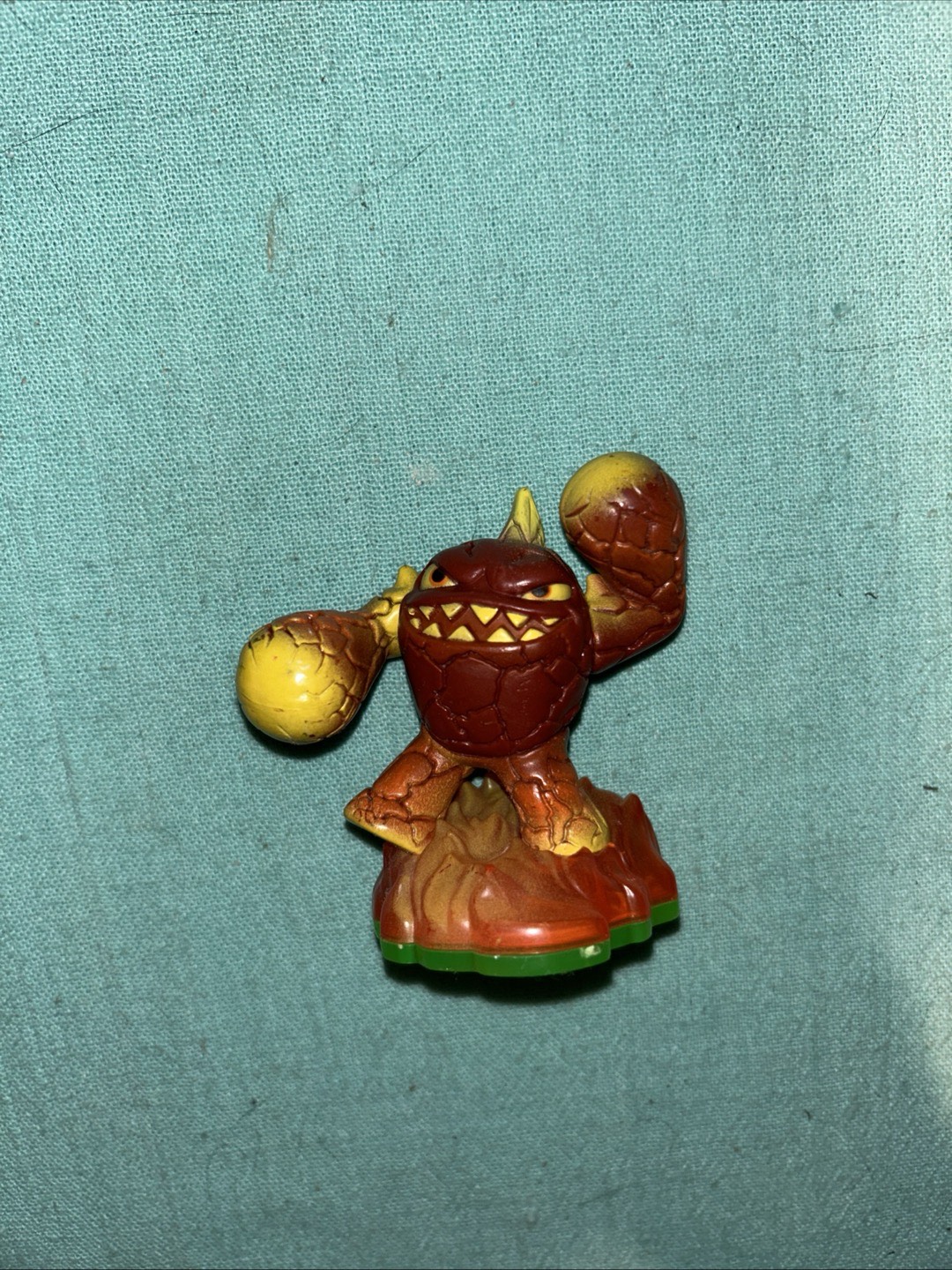 Skylanders Giants - Series 2 Eruptor - Fire Element - Orange Base - 2012