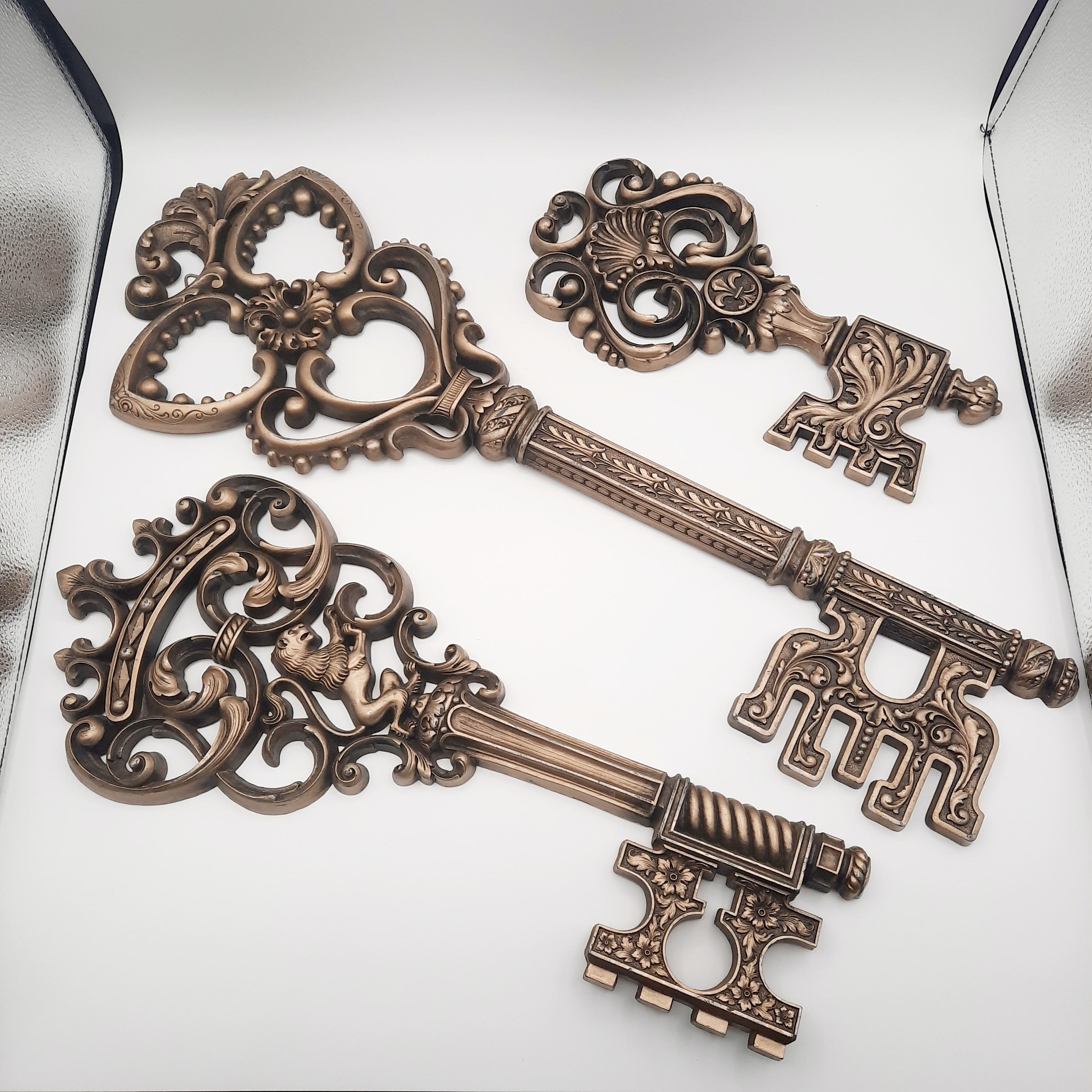 Vintage Dart Skeleton Keys Wall Decor Antique Gold Bronze Color Set Of 3