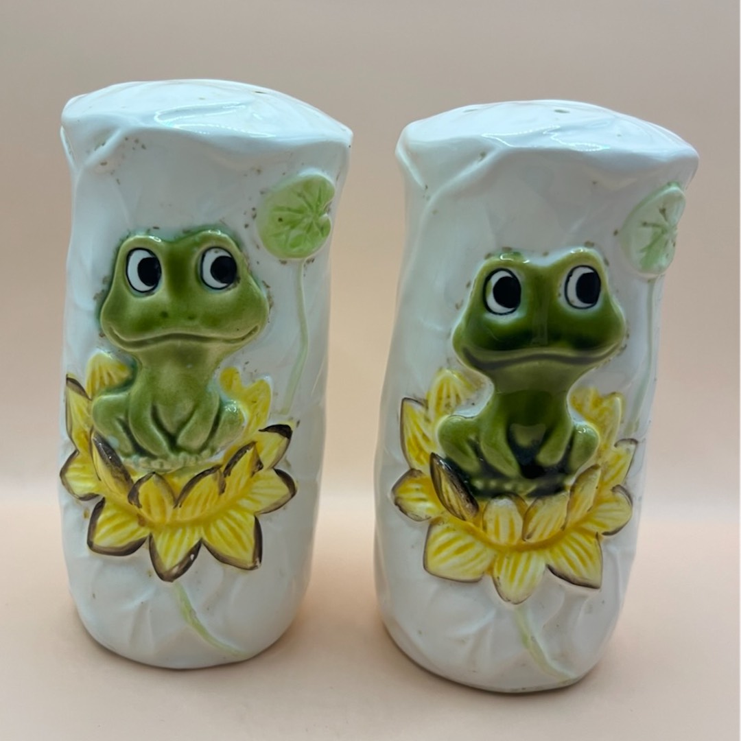 Sears Roebuck & Co 1978 Neil The Frog Salt & Pepper Shaker Set