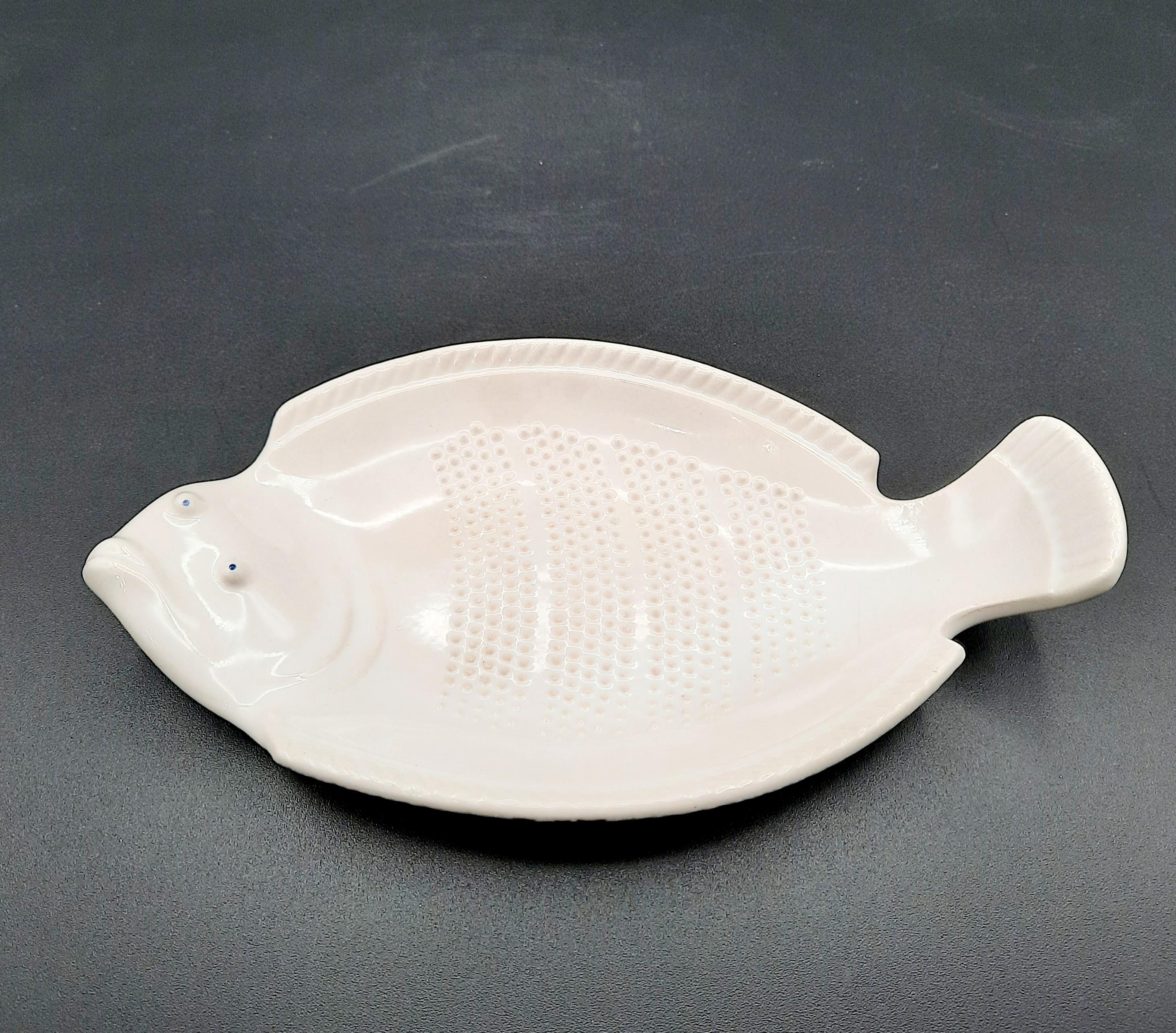 Joyce Chen Japan White Fish Dish Garlic Ginger Grater