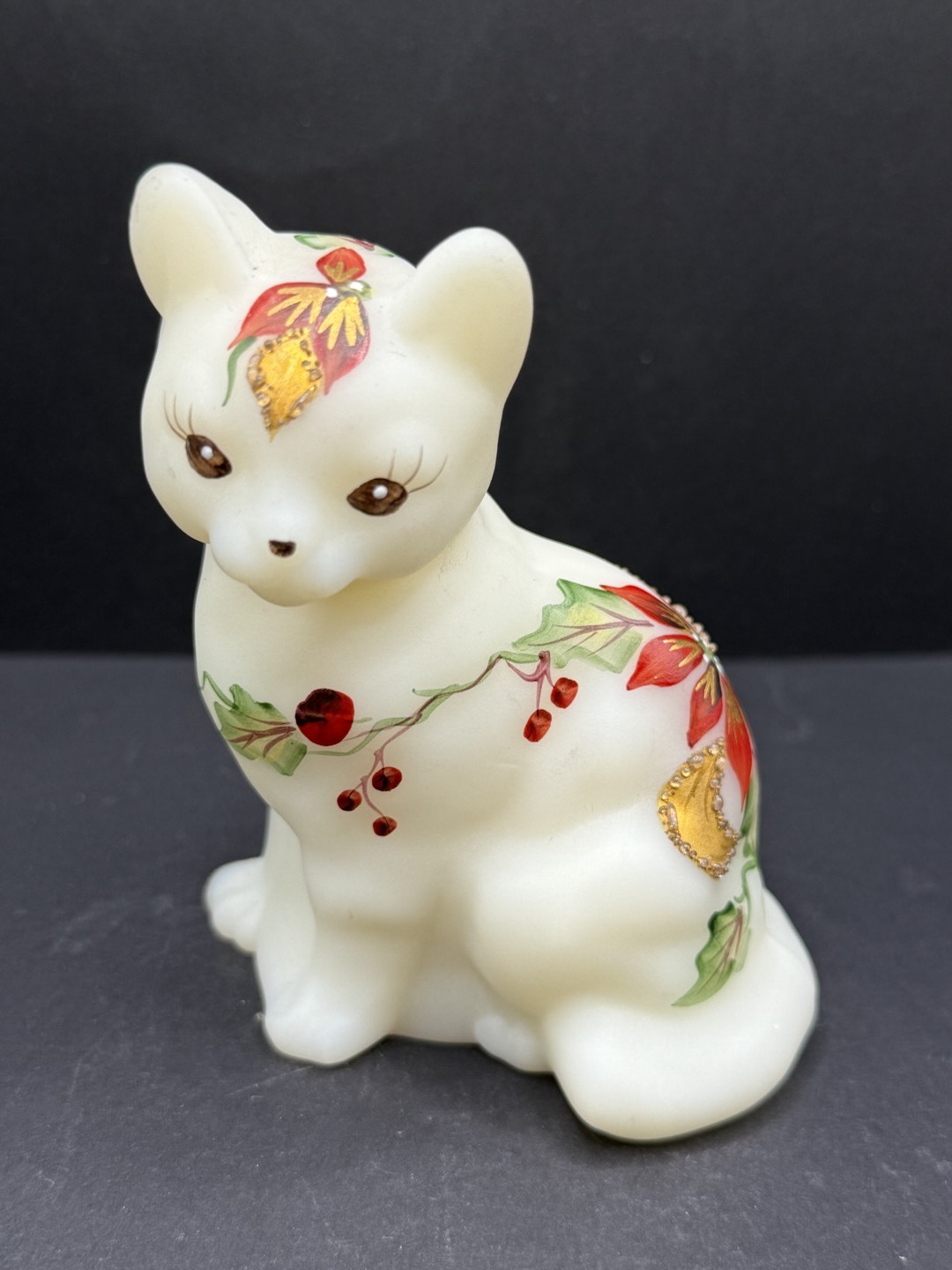 Fenton Custard Christmas Holly Cat Signed 3.5”