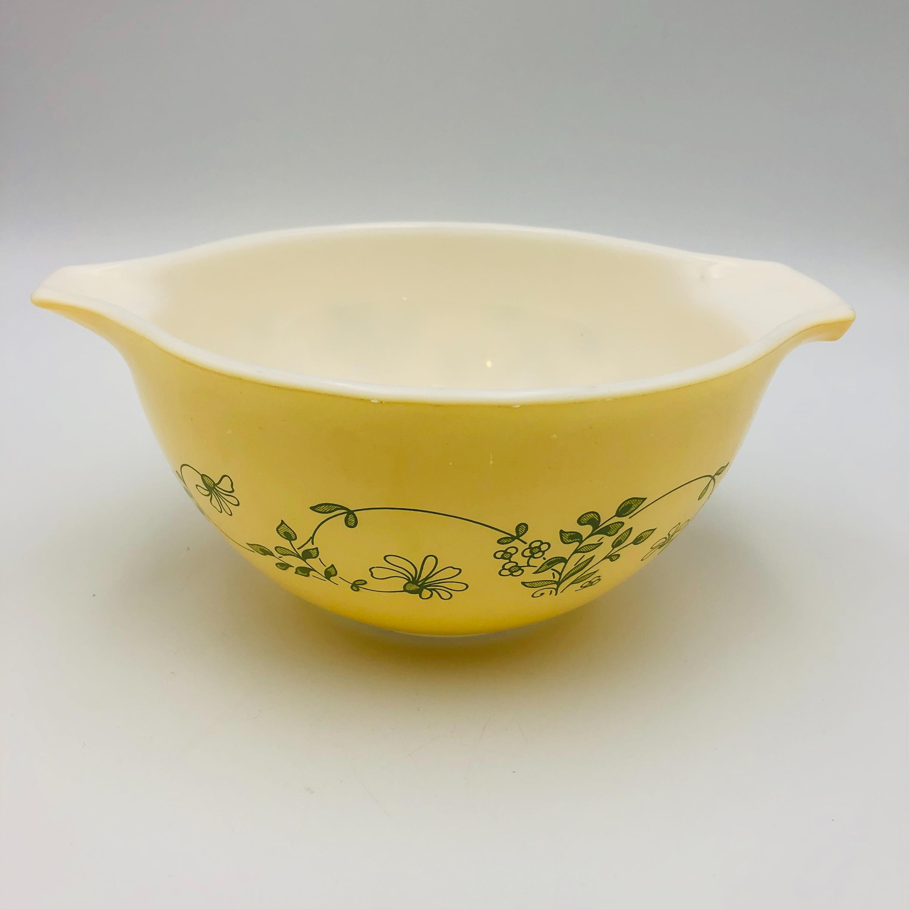 Vintage Pyrex Shenandoah Cinderella Mixing Bowl 441 Floral Swirl on Yellow