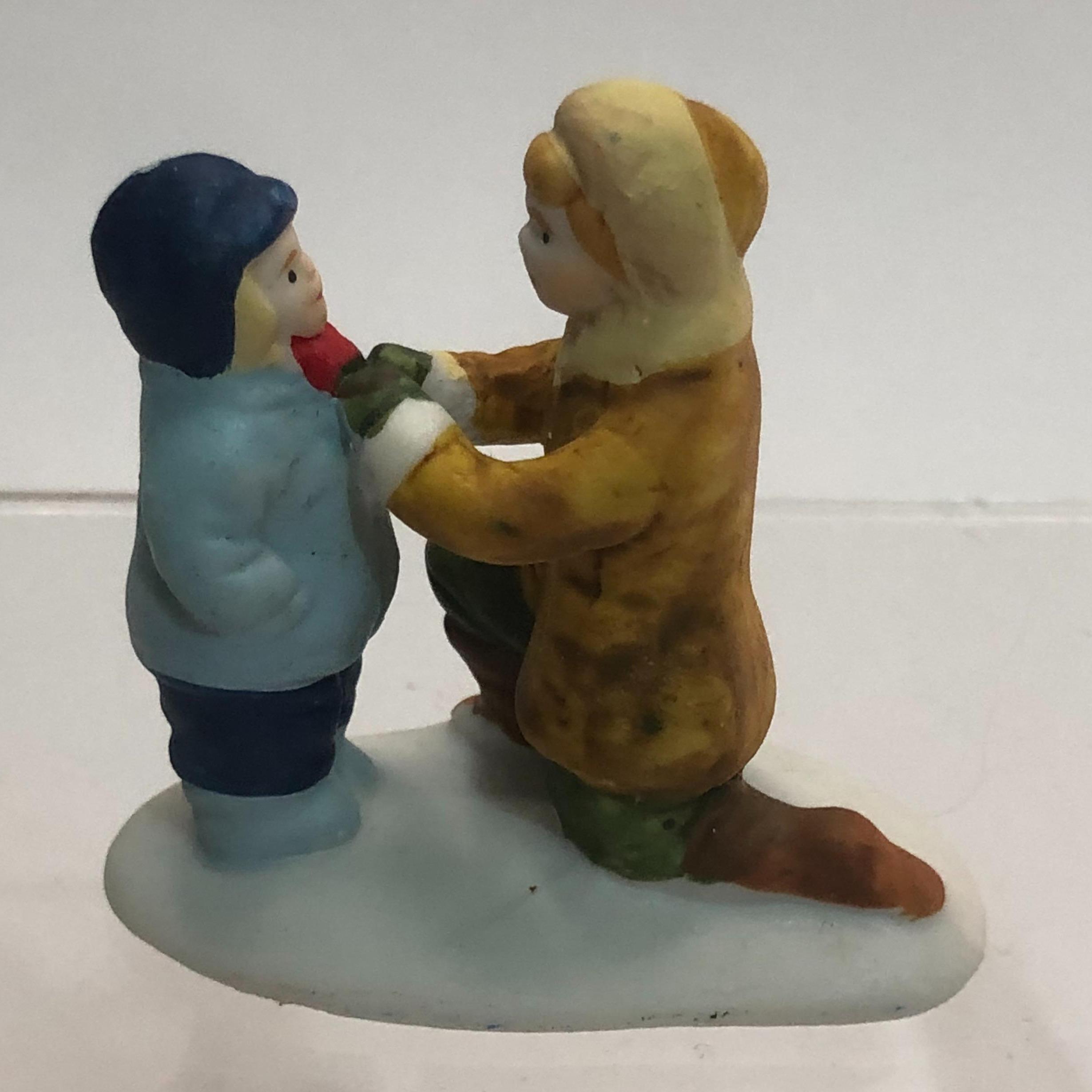Vintage Lemax Christmas Village Skaters Figurine Mother & Child 1994