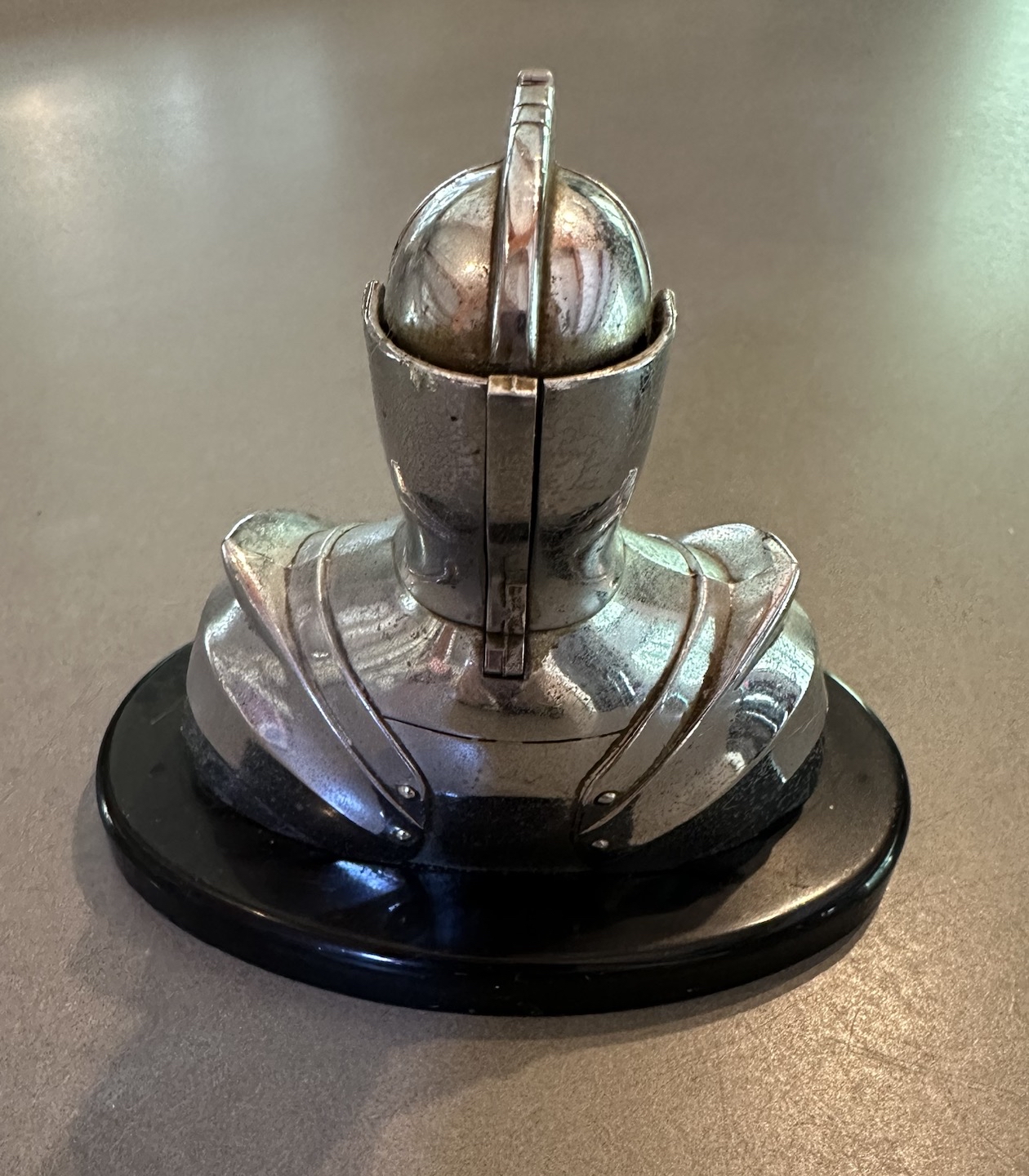 Vintage Negbaur N.Y. Knight In Armor Bust Table Lighter