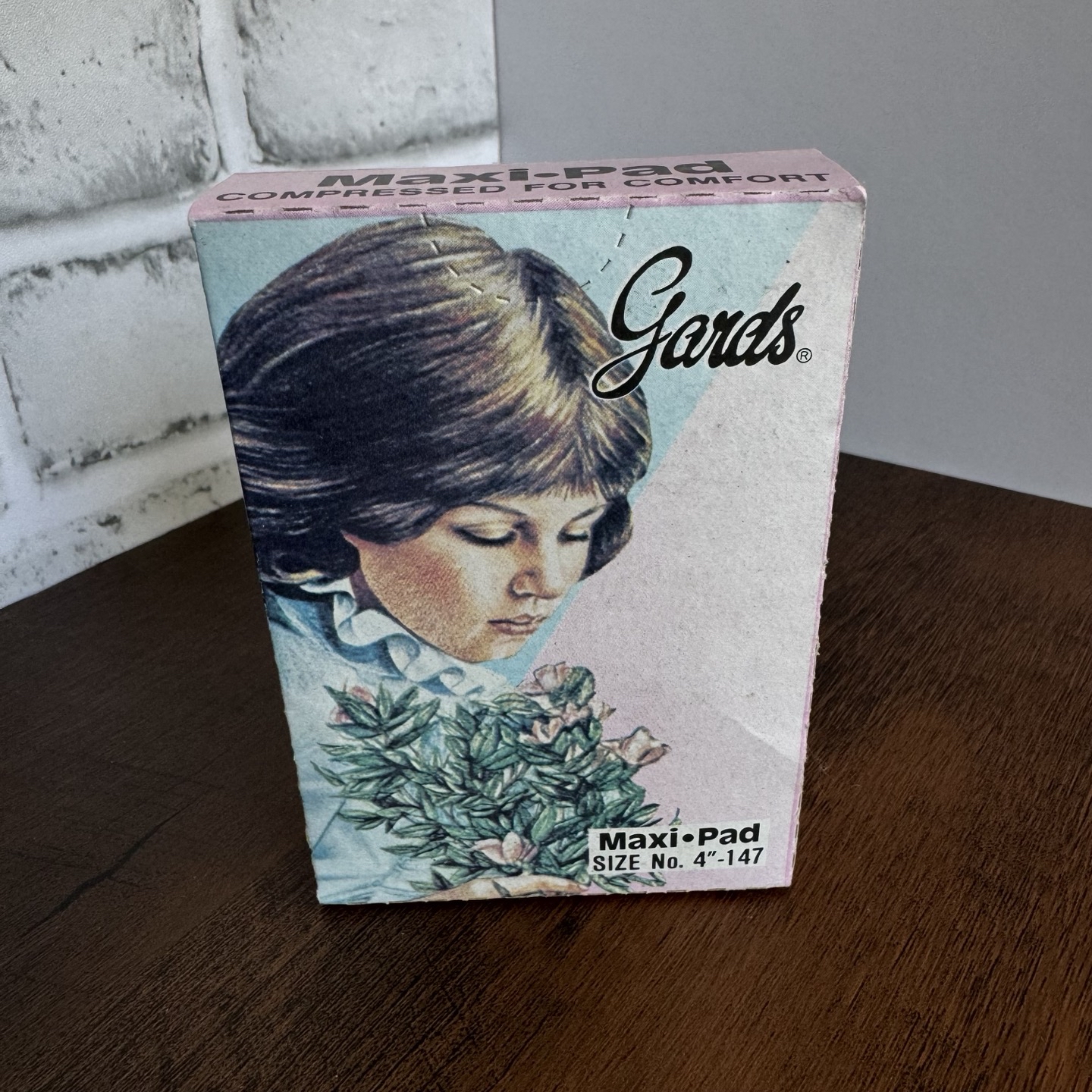 NOS 1980s Gards Vending Machine Maxi Pad