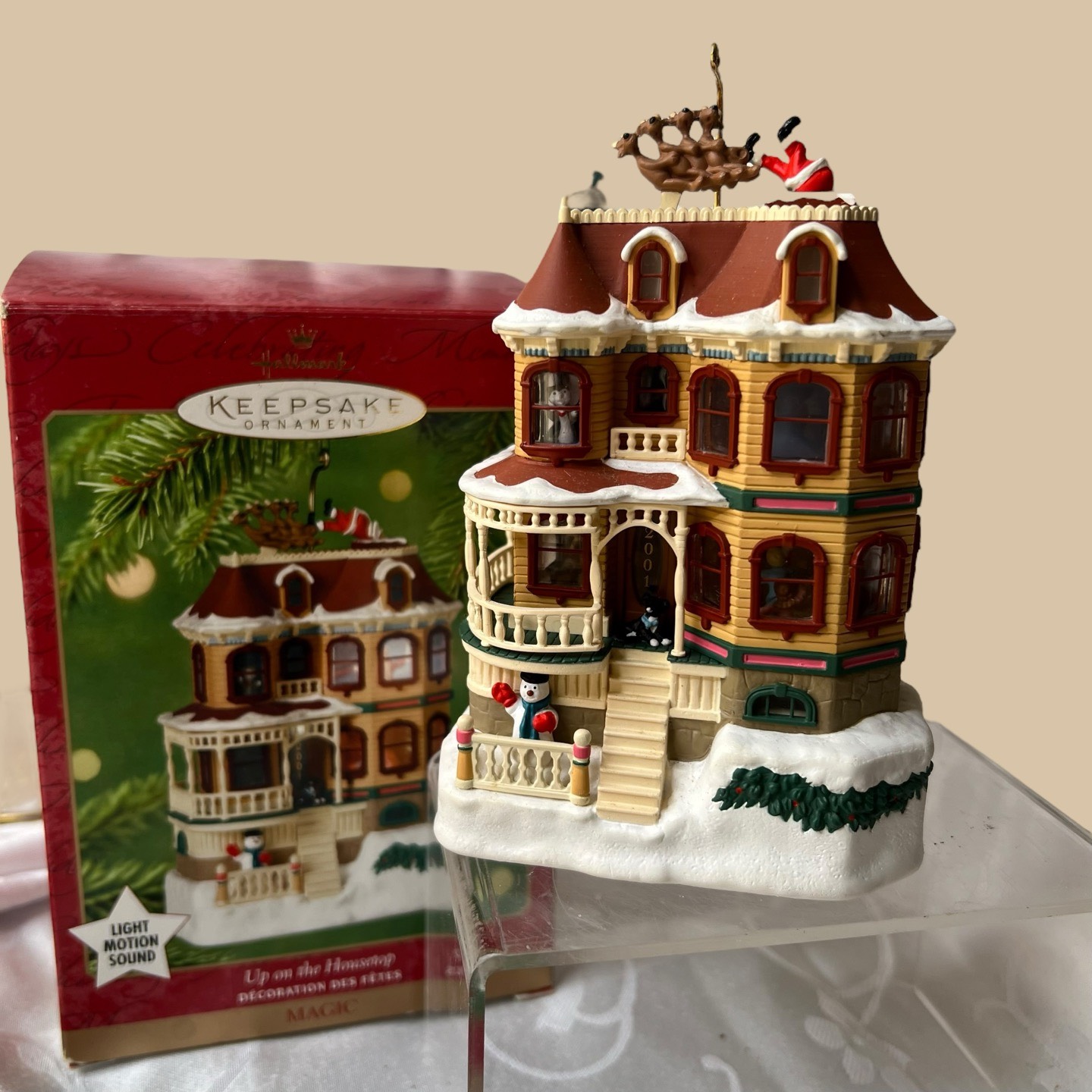 127. Hallmark Keepsake 2001 Up On The Housetop Movement Ornament