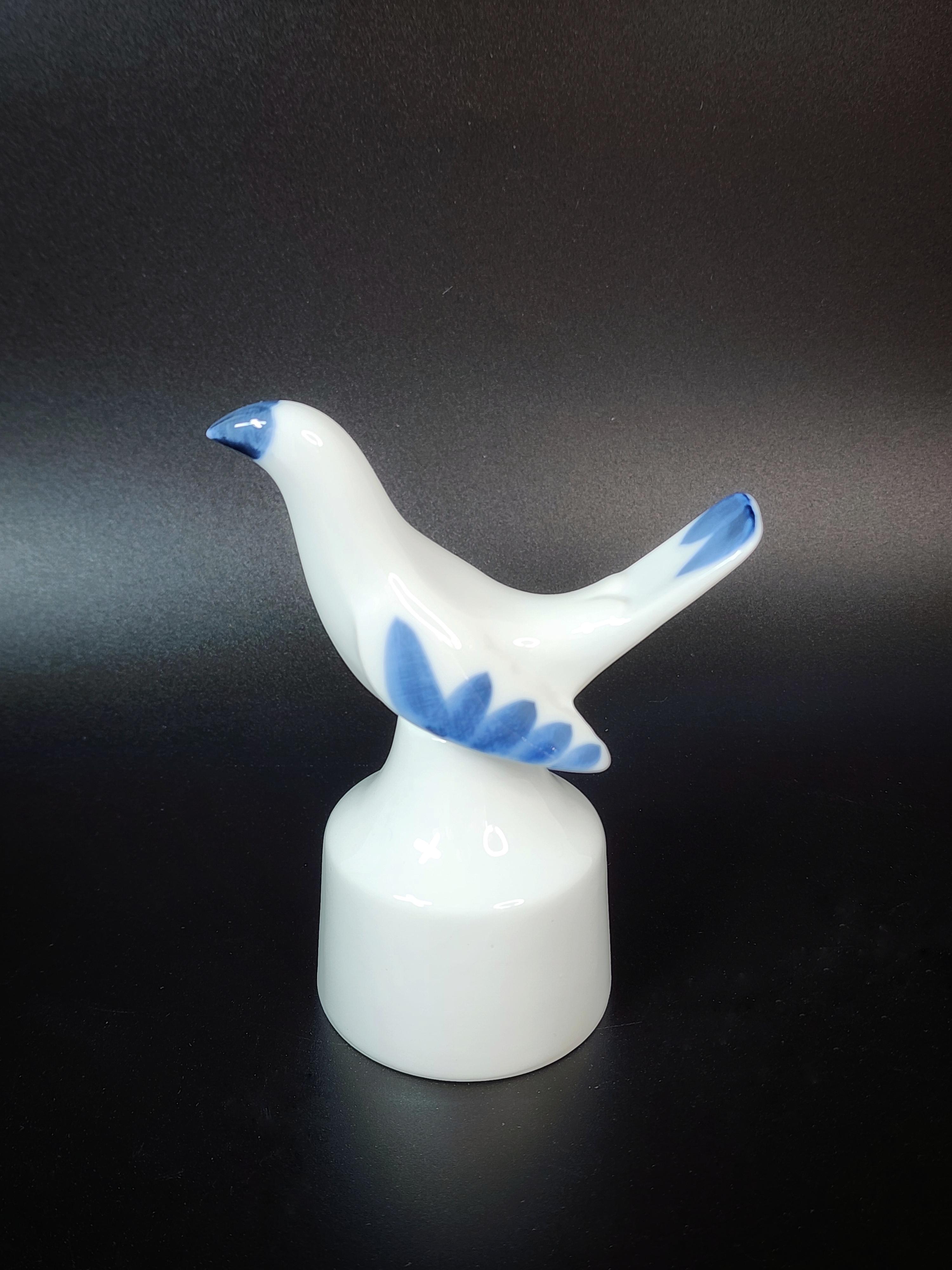 Rare Royal Worcester England Porcelain Funnel Pie Bird 4"