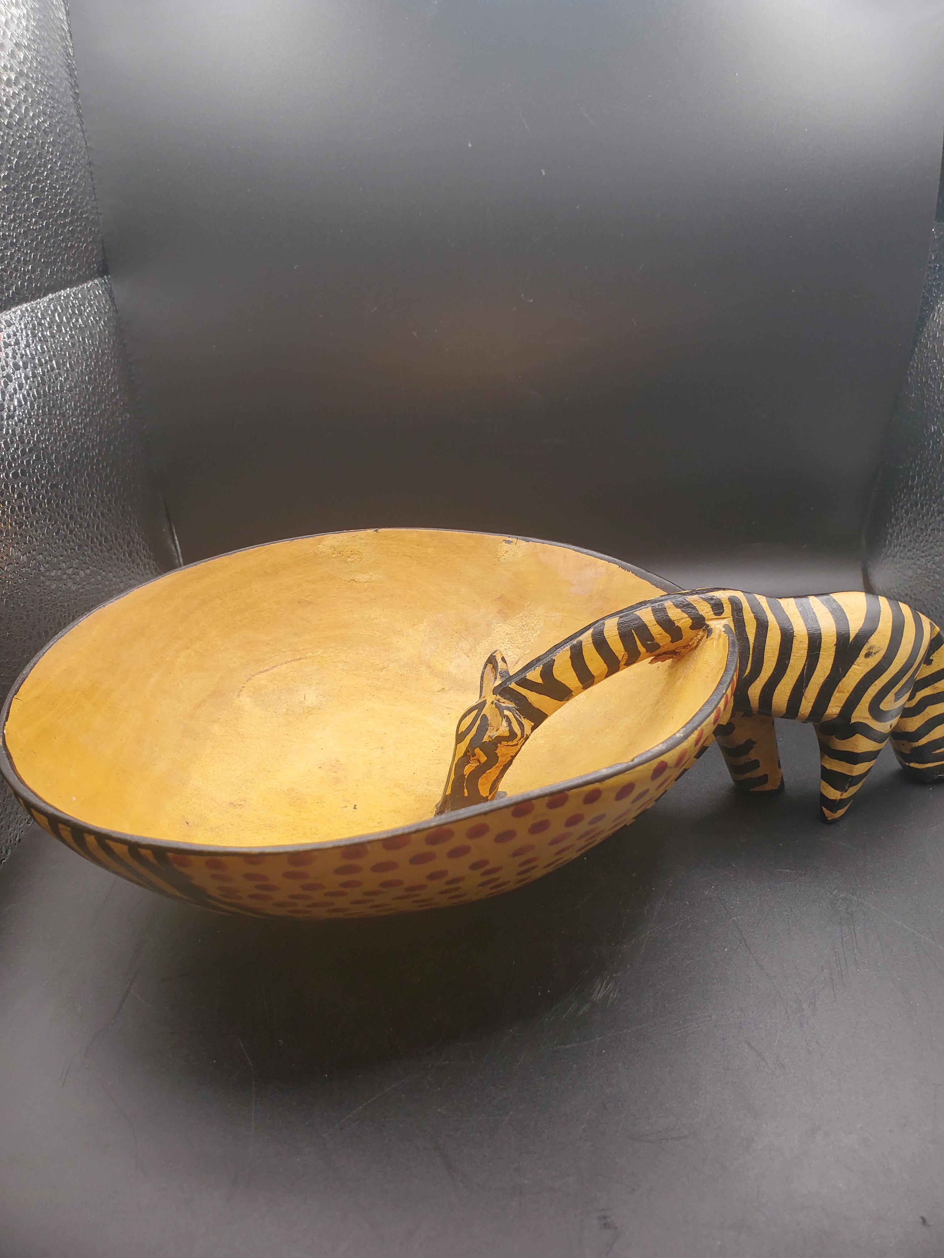 African Wooden Giraffe Bowl