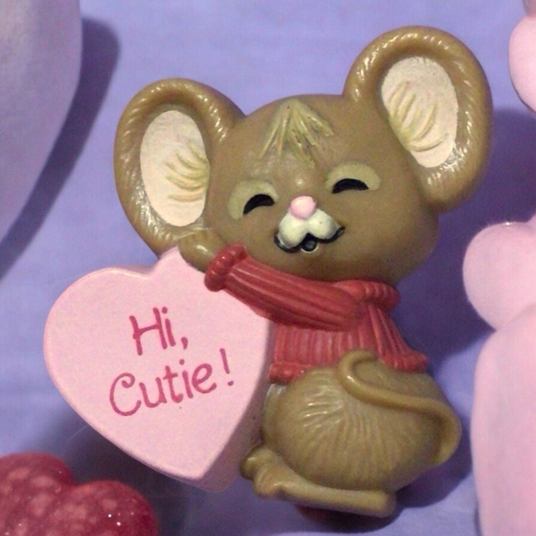 Vintage Hallmark Hi, Cutie Mouse Heart Valentines Day Brooch / Pin