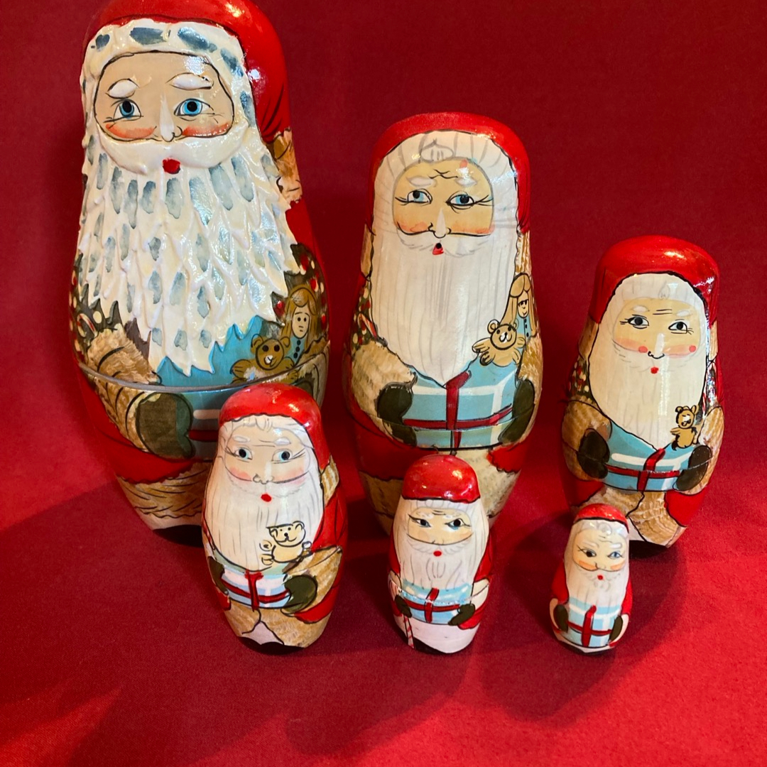18. VTG Enesco Wooden Nesting Santa Dolls