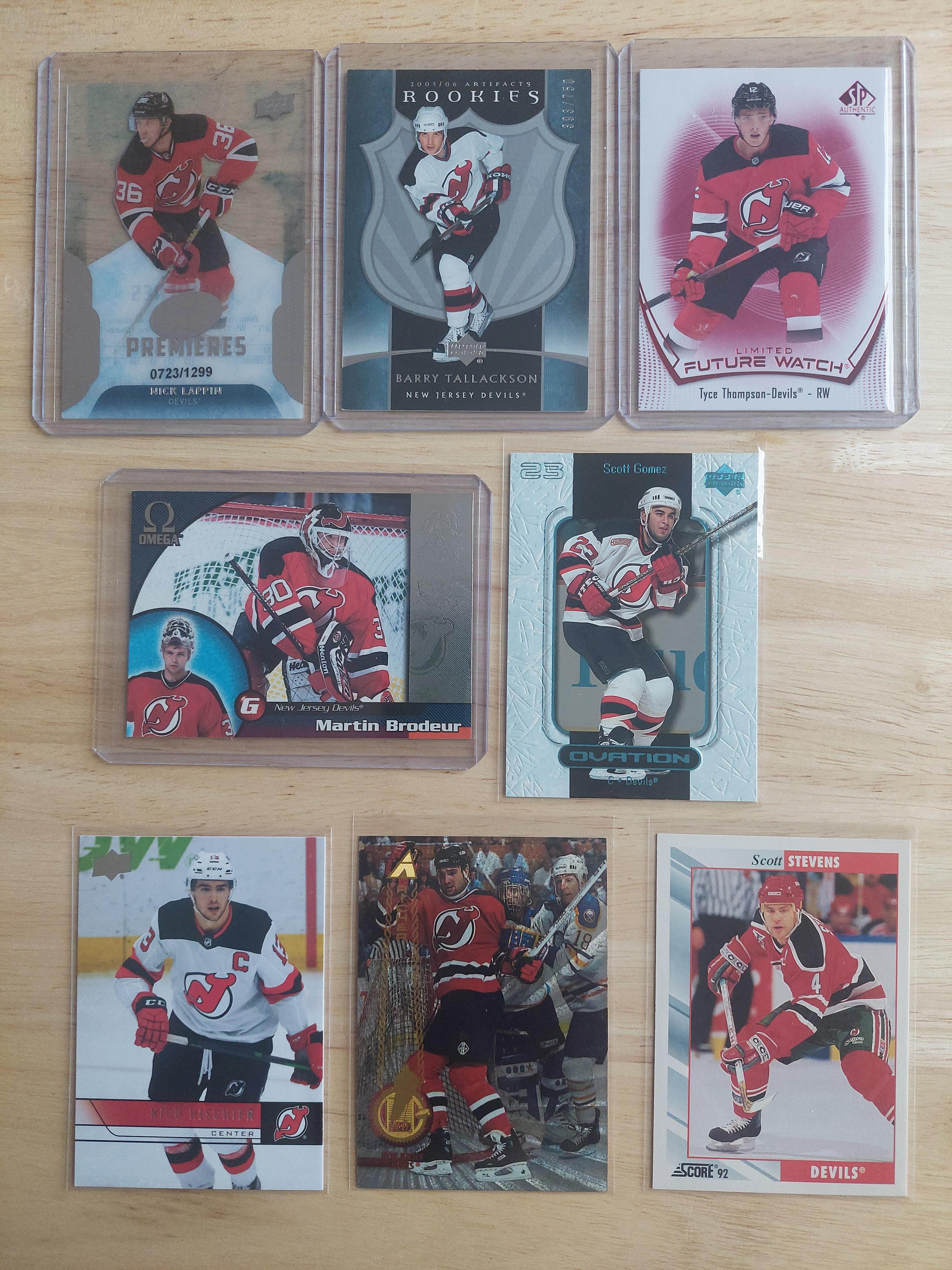 Lot of 8 New Jersey Devils cards. (E)