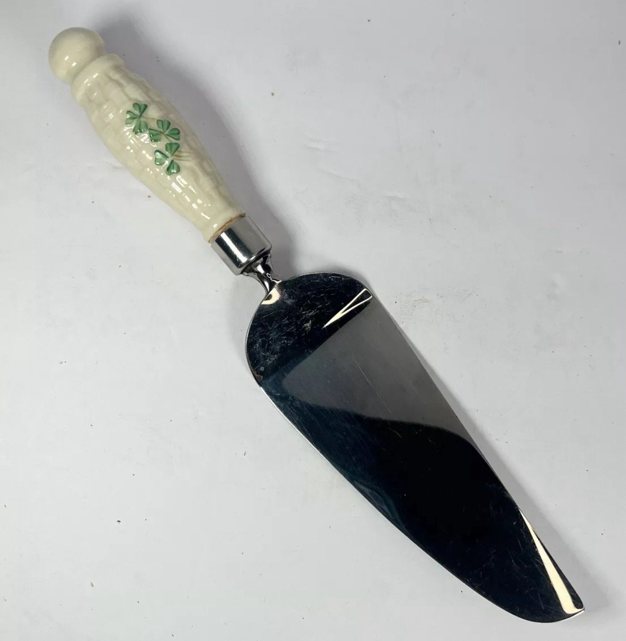 Rare Belleek Cake Knife w/Embossed Porcelain Shamrock Basket Weave Handle