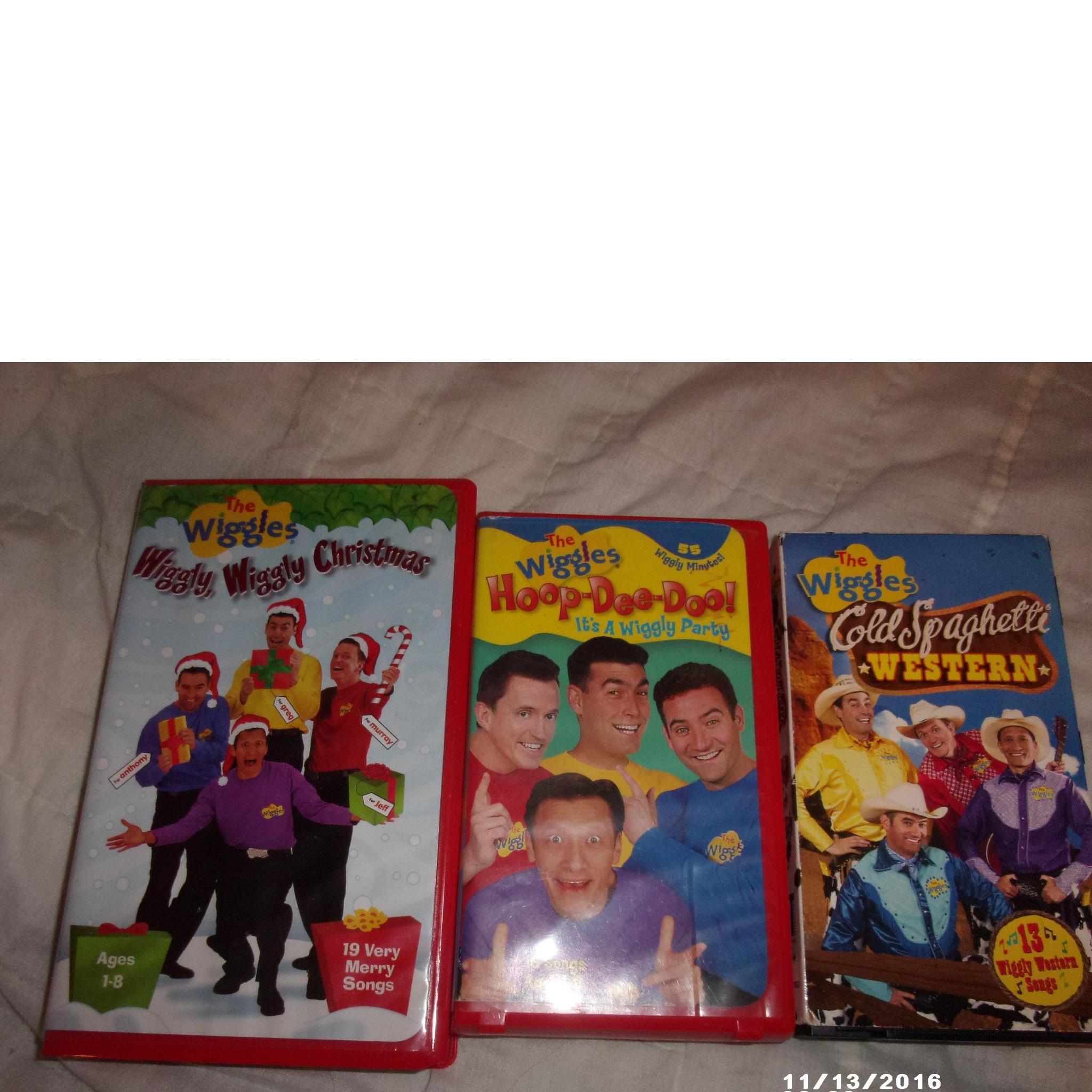Wiggles DVD Lot: Wiggly Wiggly Christmas/ Hoop-Dee-Doo It’s A Wiggly ...