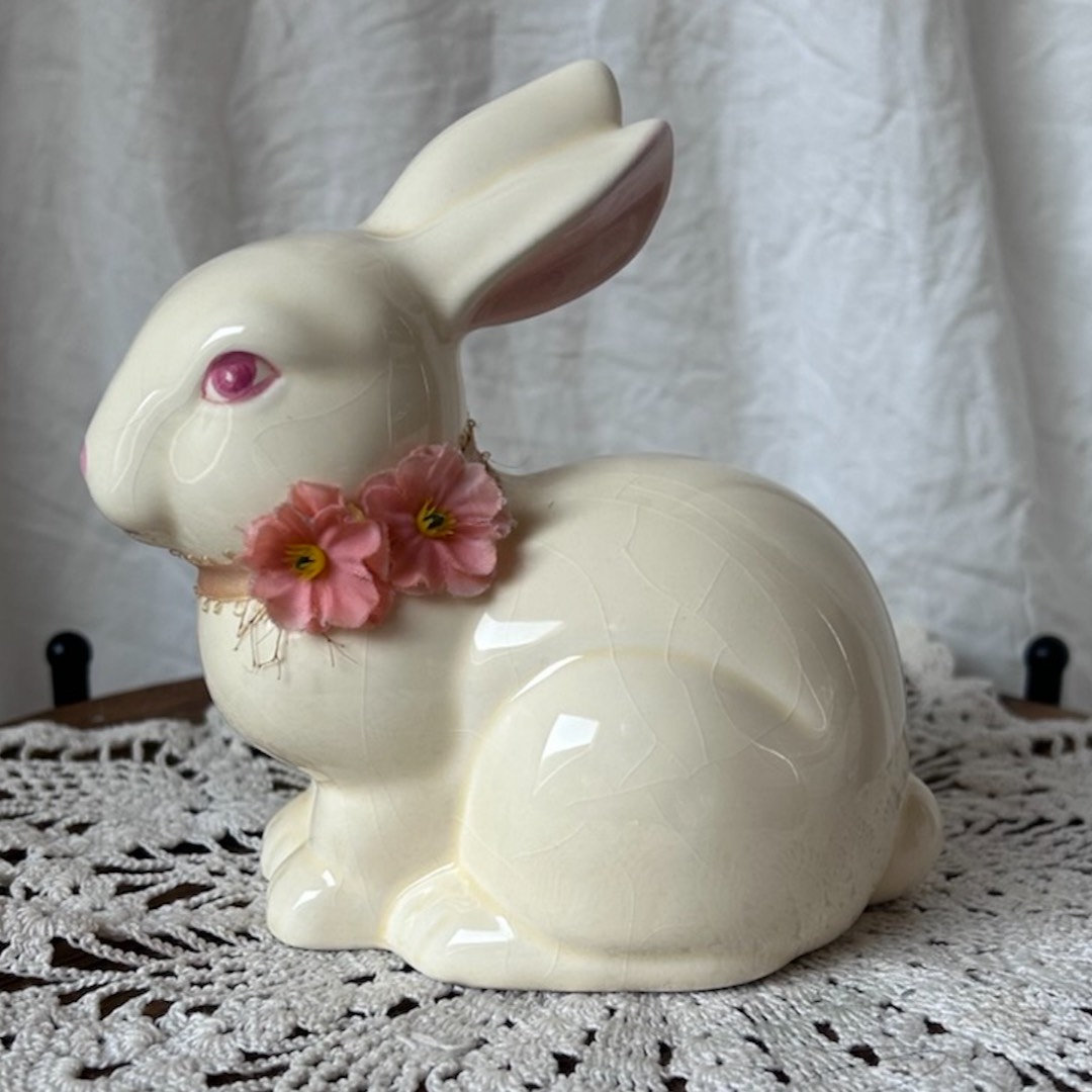VINTAGE LEFTON CERAMIC EASTER RABBIT 5.5” TALL VGC