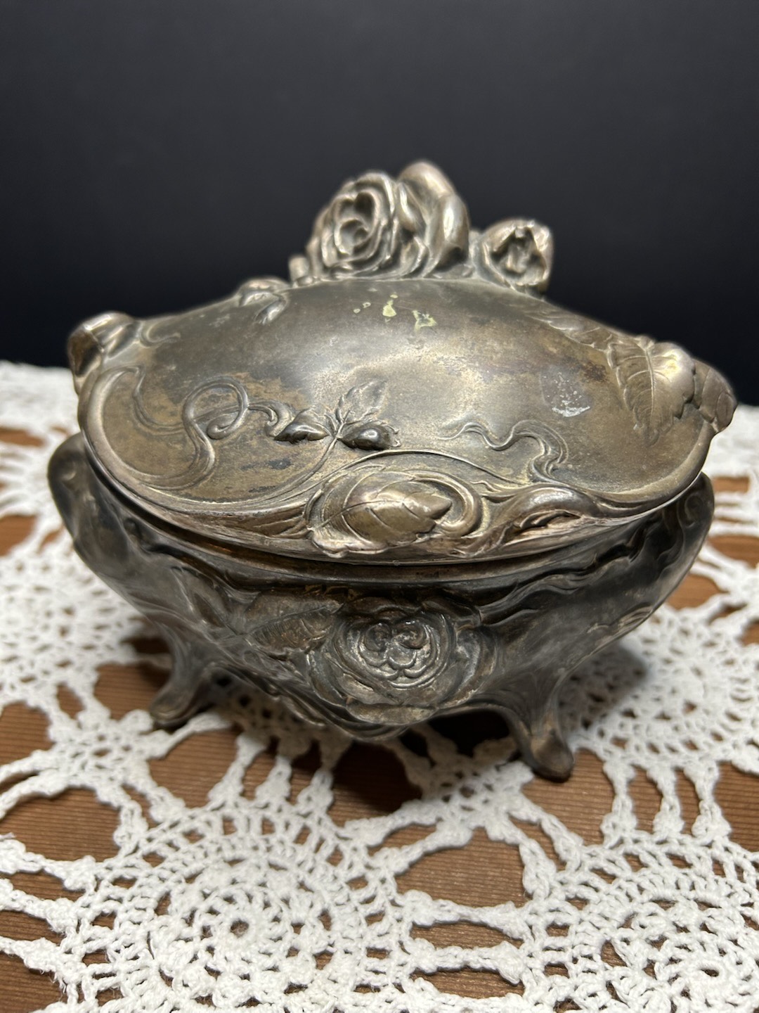#01 Large Vintage W B Mfg Co Silver Toned Metal Rose Motif Trinket Box ...