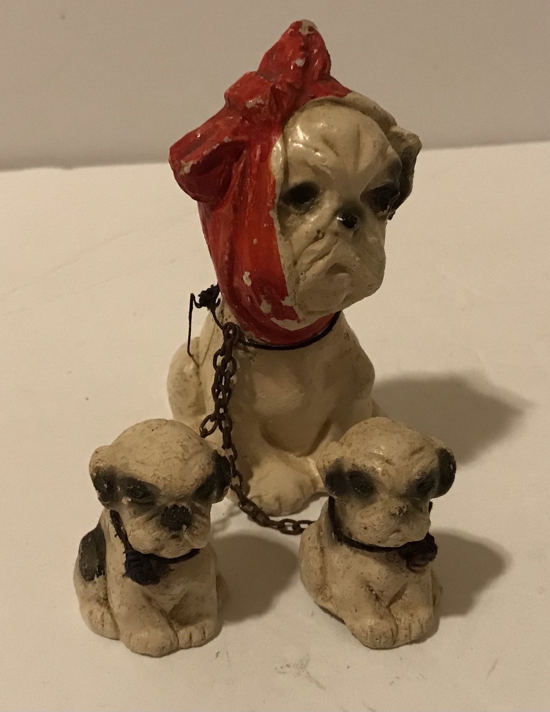 Vintage SOLID CHALKWARE BULLDOG FIGURINE WITH PUPPIES PRIMITIVE STATUE DOG