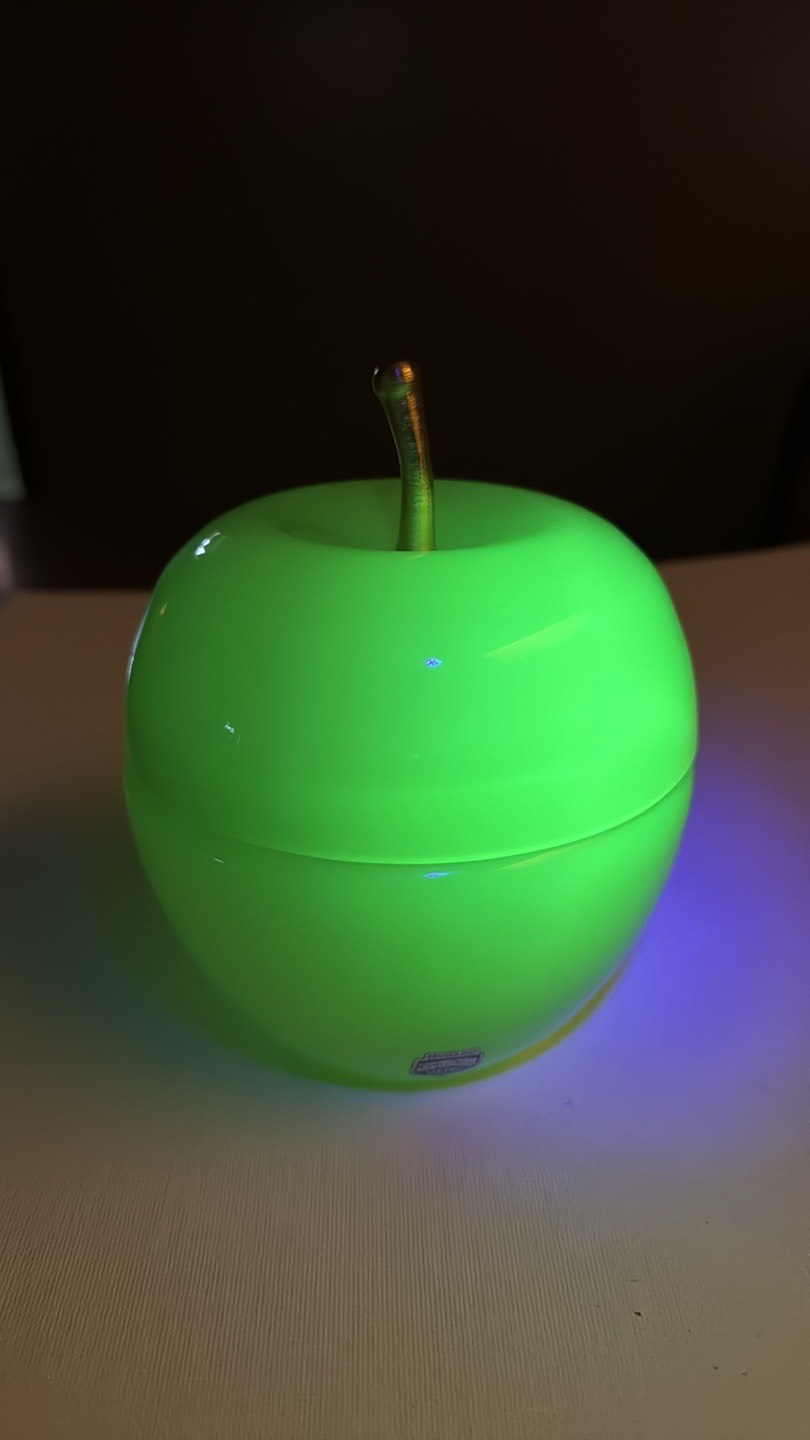 CENEDESE MURANO GLASS JADEITE GREEN COVERED APPLE BOX WITH LABEL ...