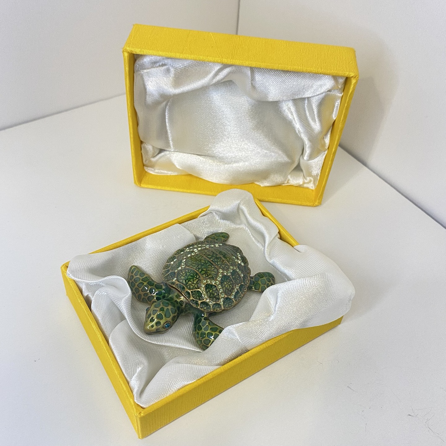 Vintage Enamel Rhinestone Dark Green Turtle Small Magnetic Keepsake ...