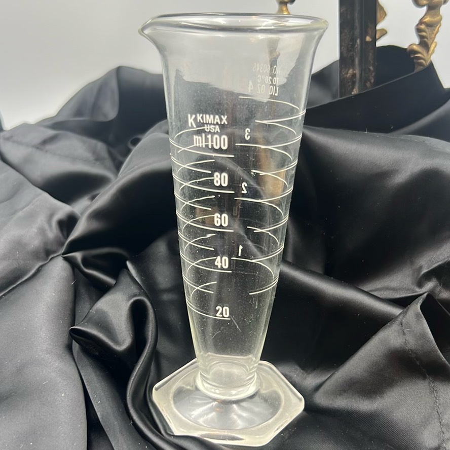 Pharmaceutical Lab Glassware Beaker Apothecary 6.25” x 3”