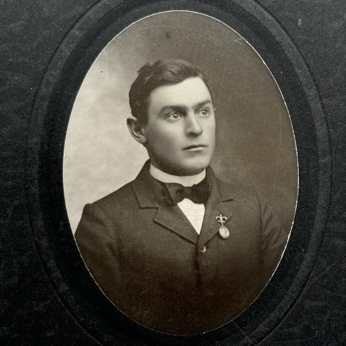 Photograph HANDSOME MAN EARLY 1900s 4x7 ANTIQUE