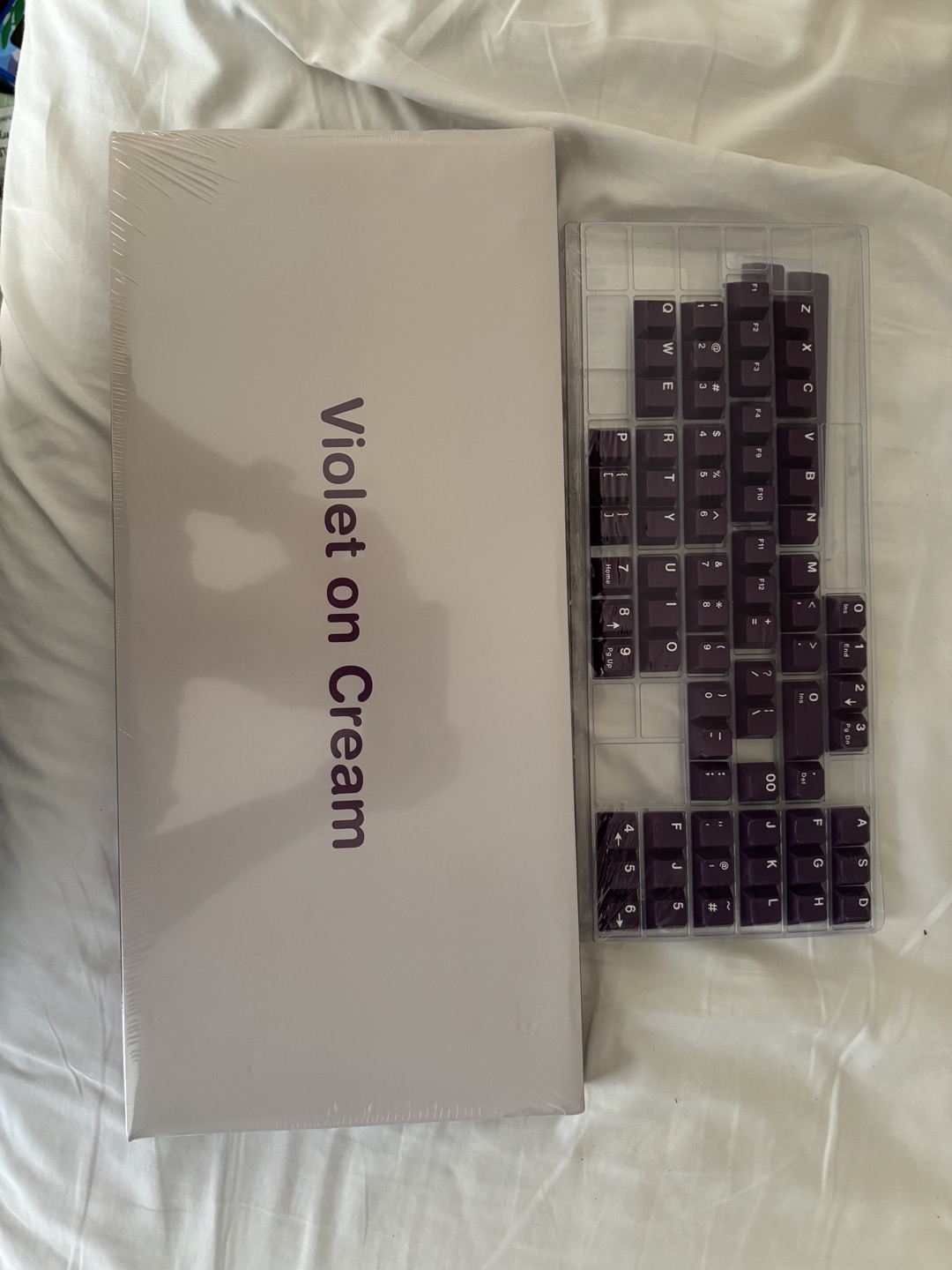 GMK Violet On Cream Bundle (base Kit + VoC Alphas) Keycaps