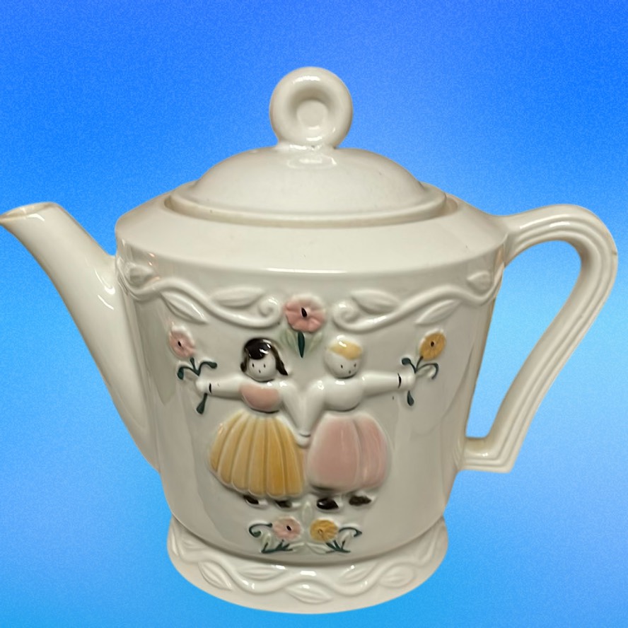 Vintage Porcelier Teapot 1940’s