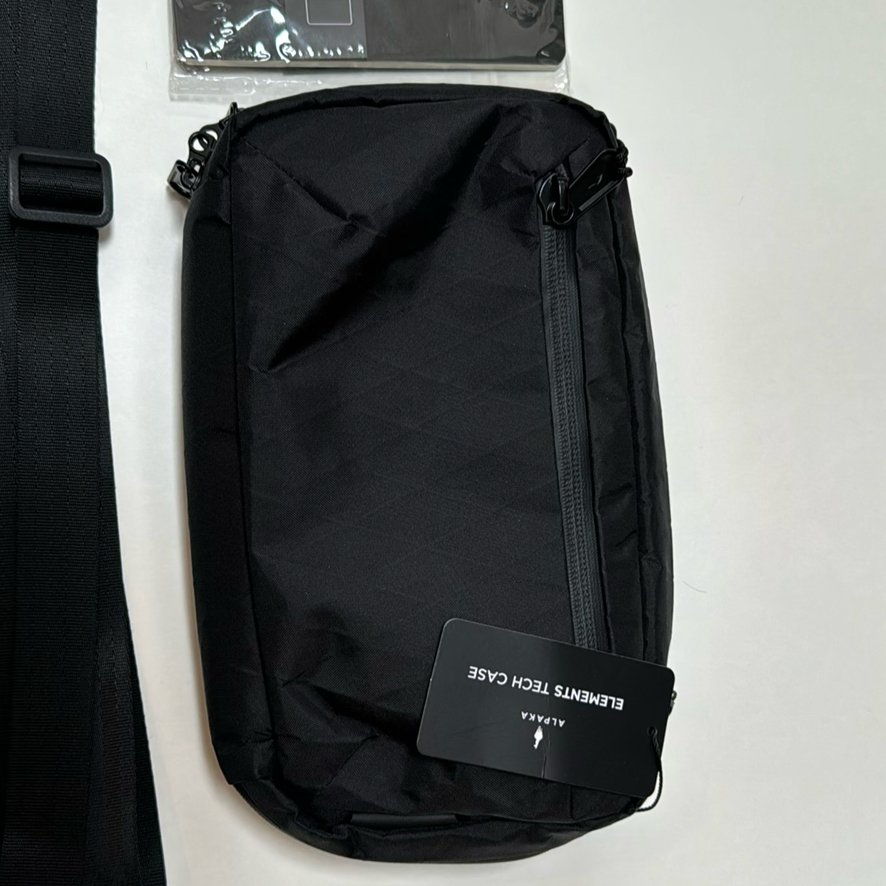 ALPAKA Tech Pouch Kickstarter Edition