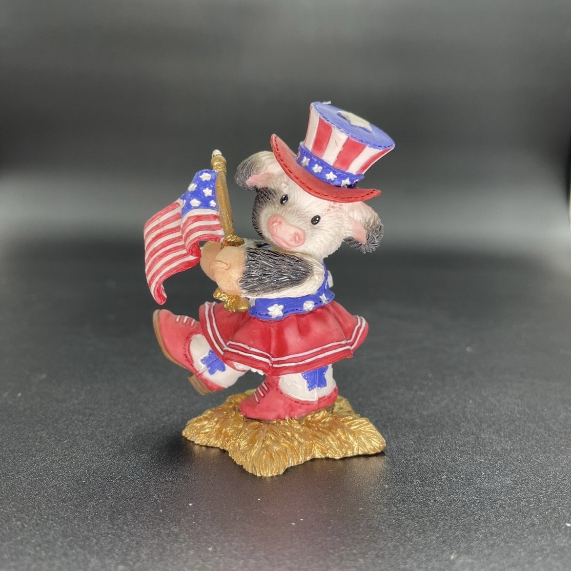 Enesco Mary's Moo Moos Americow The Beautiful July Patriotic Cow Figurine
