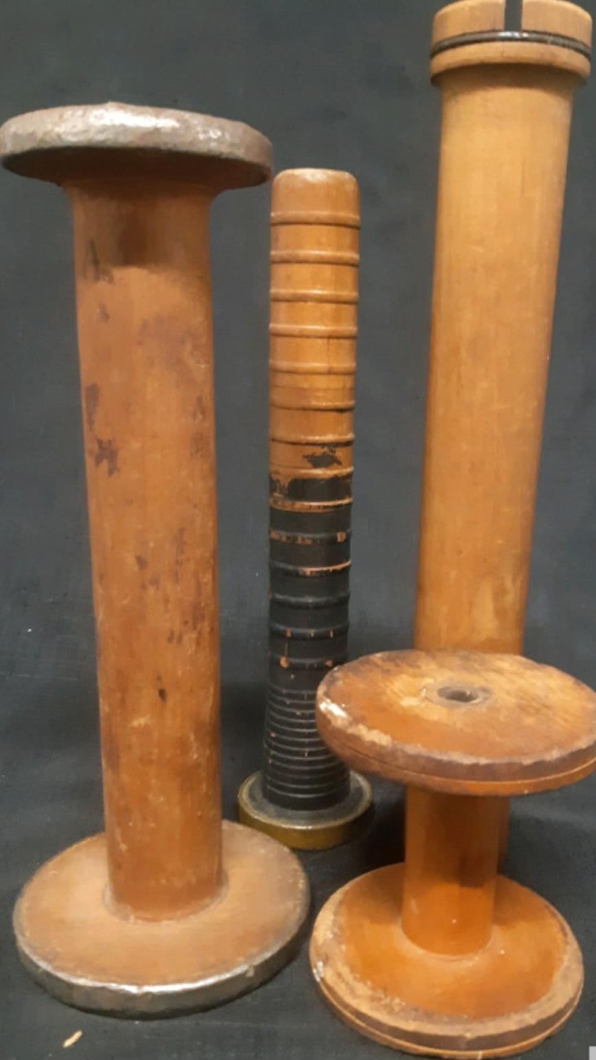 Vintage Set Of Four (4) Wooden Spools And Spindle